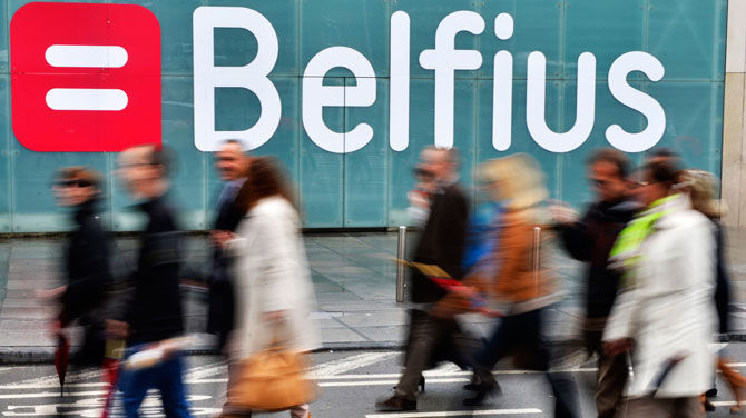 Regering stelt beursgang Belfius uit | VRT NWS: nieuws