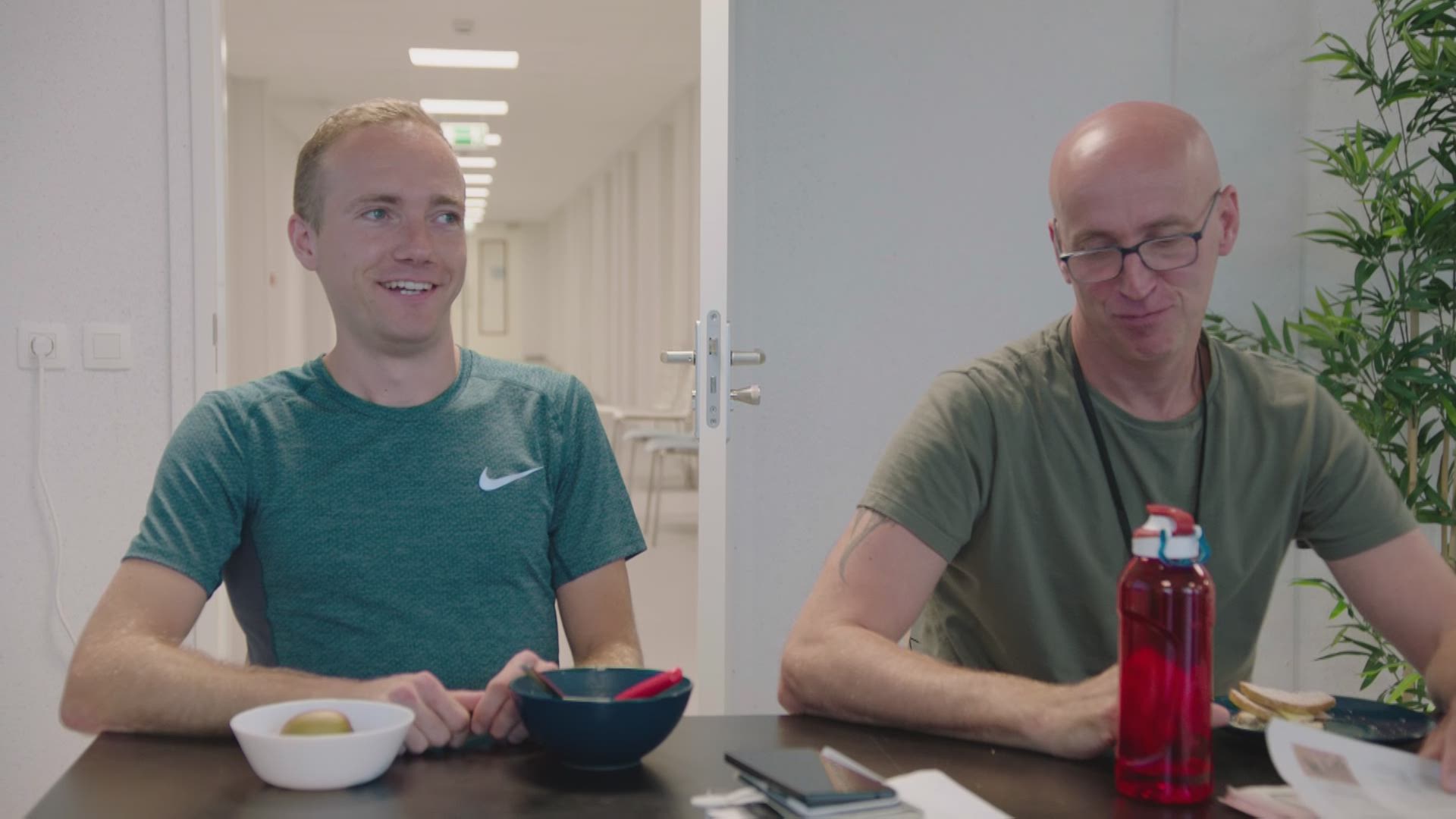 Hoe hebben 30 proefpersonen 4 weken in quarantaine doorstaan? Kijk mee ...