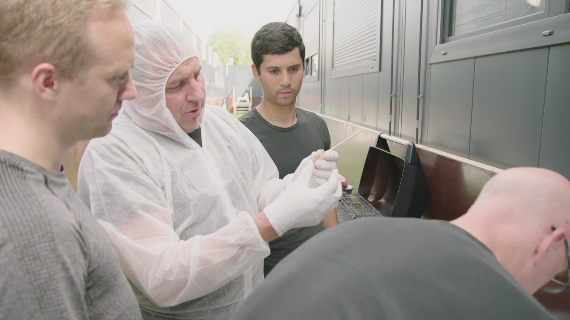 Hoe hebben 30 proefpersonen 4 weken in quarantaine doorstaan? Kijk mee ...