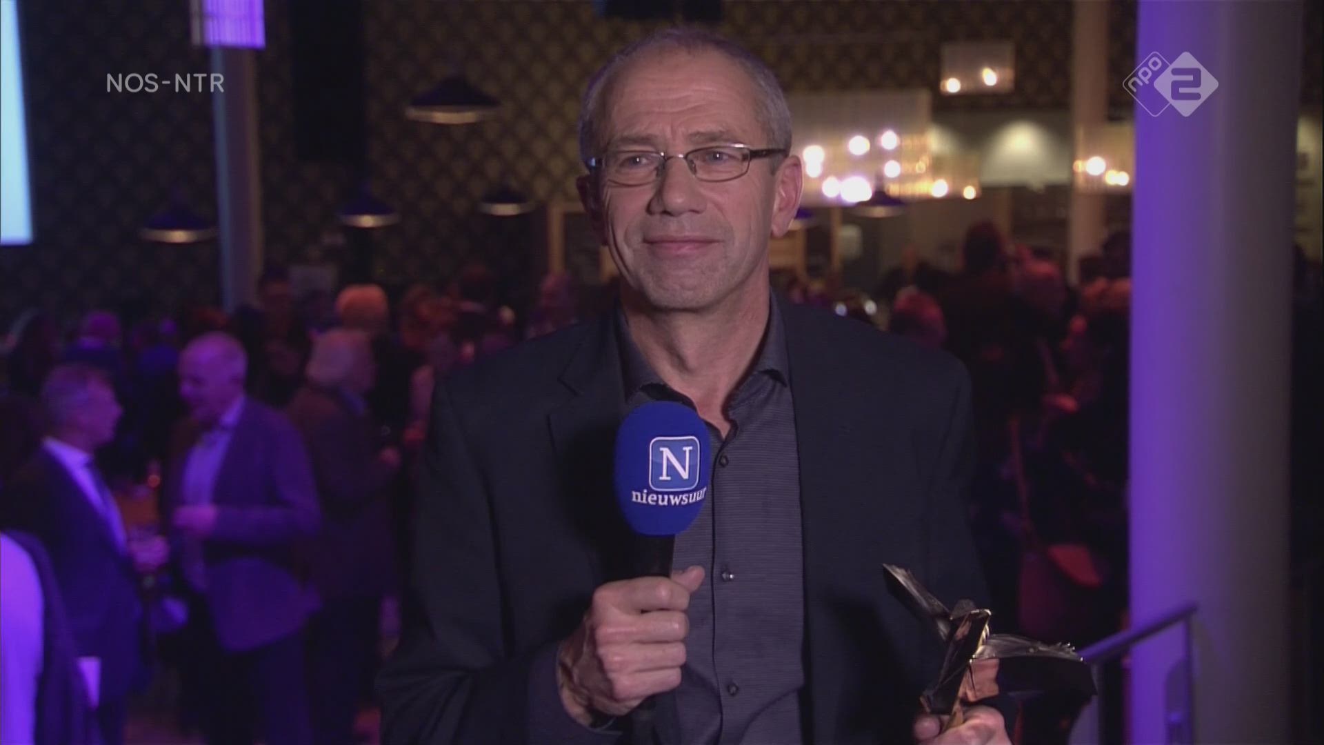 Koen Peeters wint ECI-literatuurprijs voor "De mensengenezer" | VRT NWS: nieuws