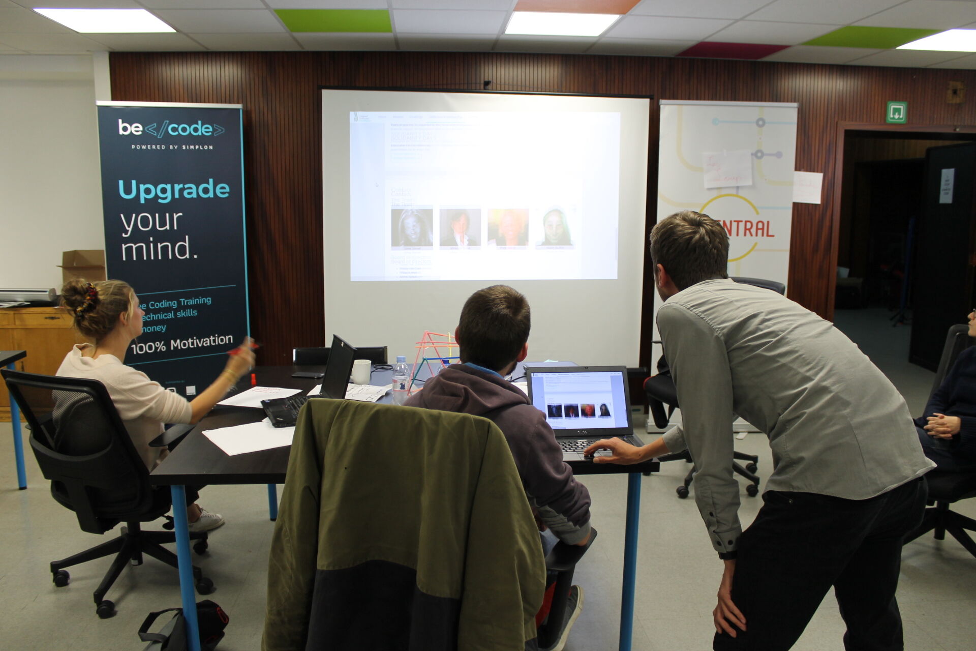 Gratis leren coderen? Het kan voortaan ook in Vlaanderen | VRT NWS: nieuws