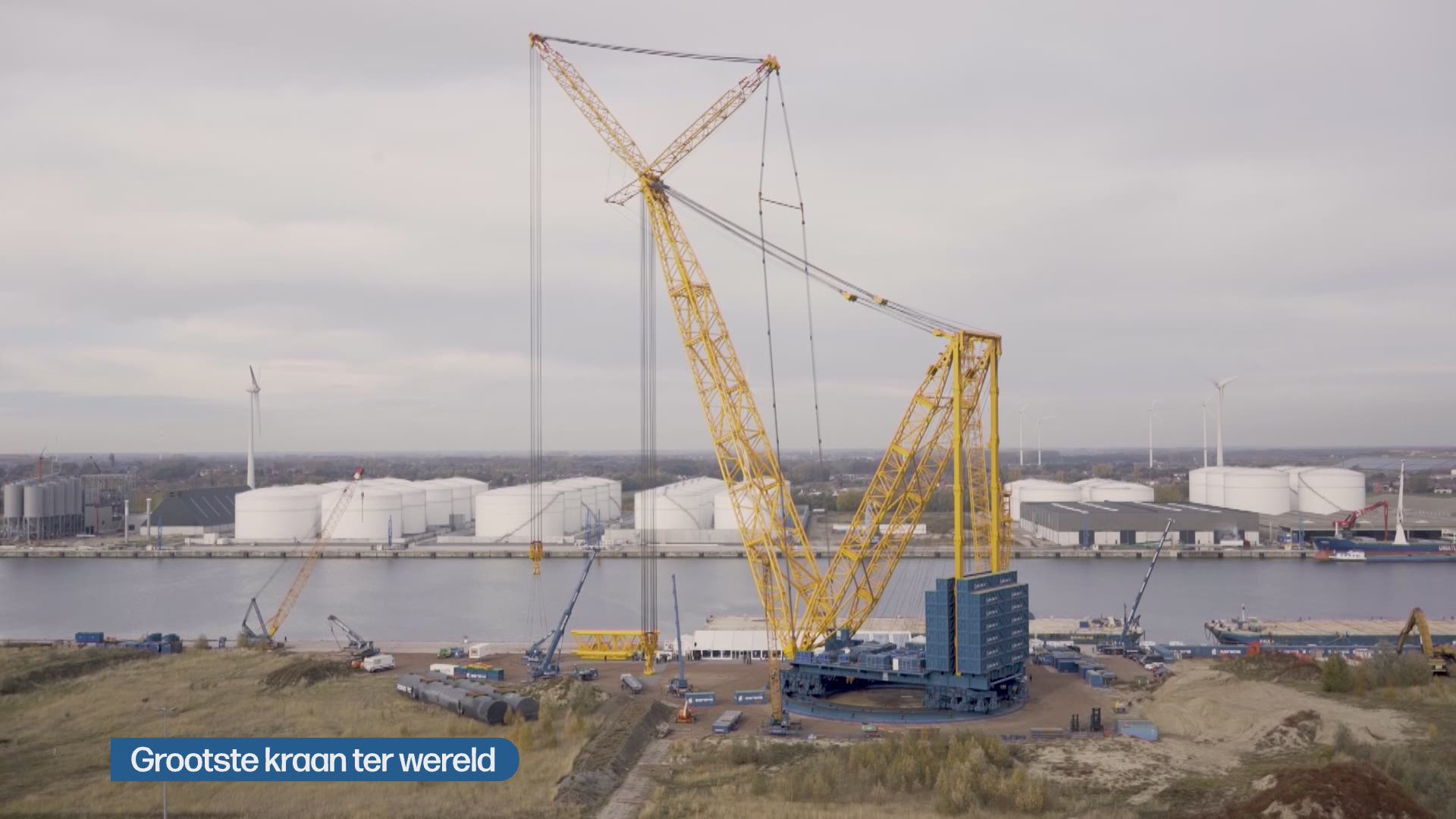 Big Carl: de grootste kraan ter wereld en van Belgische makelij | VRT ...