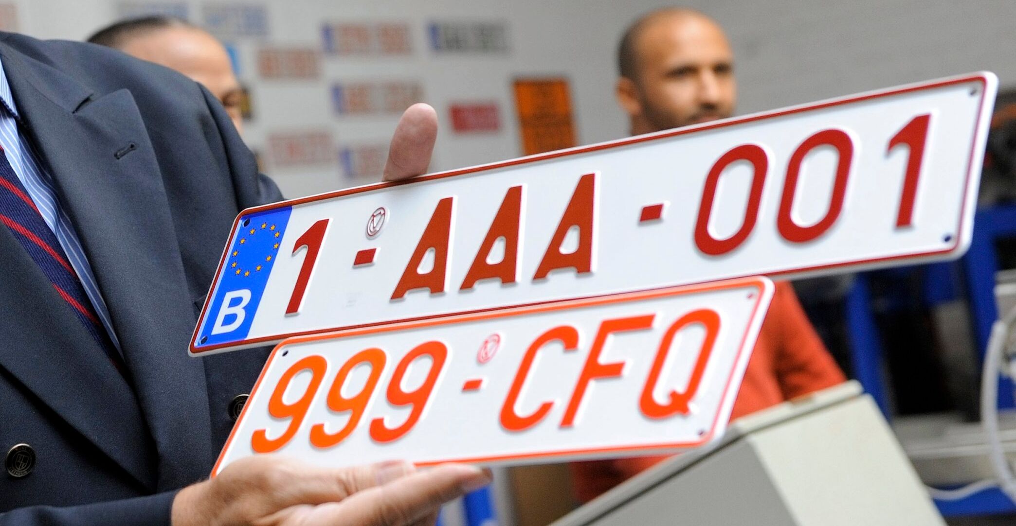 Nieuwe nummerplaten beginnen binnenkort met "2", maar 2-KAK-123 en 2 ...