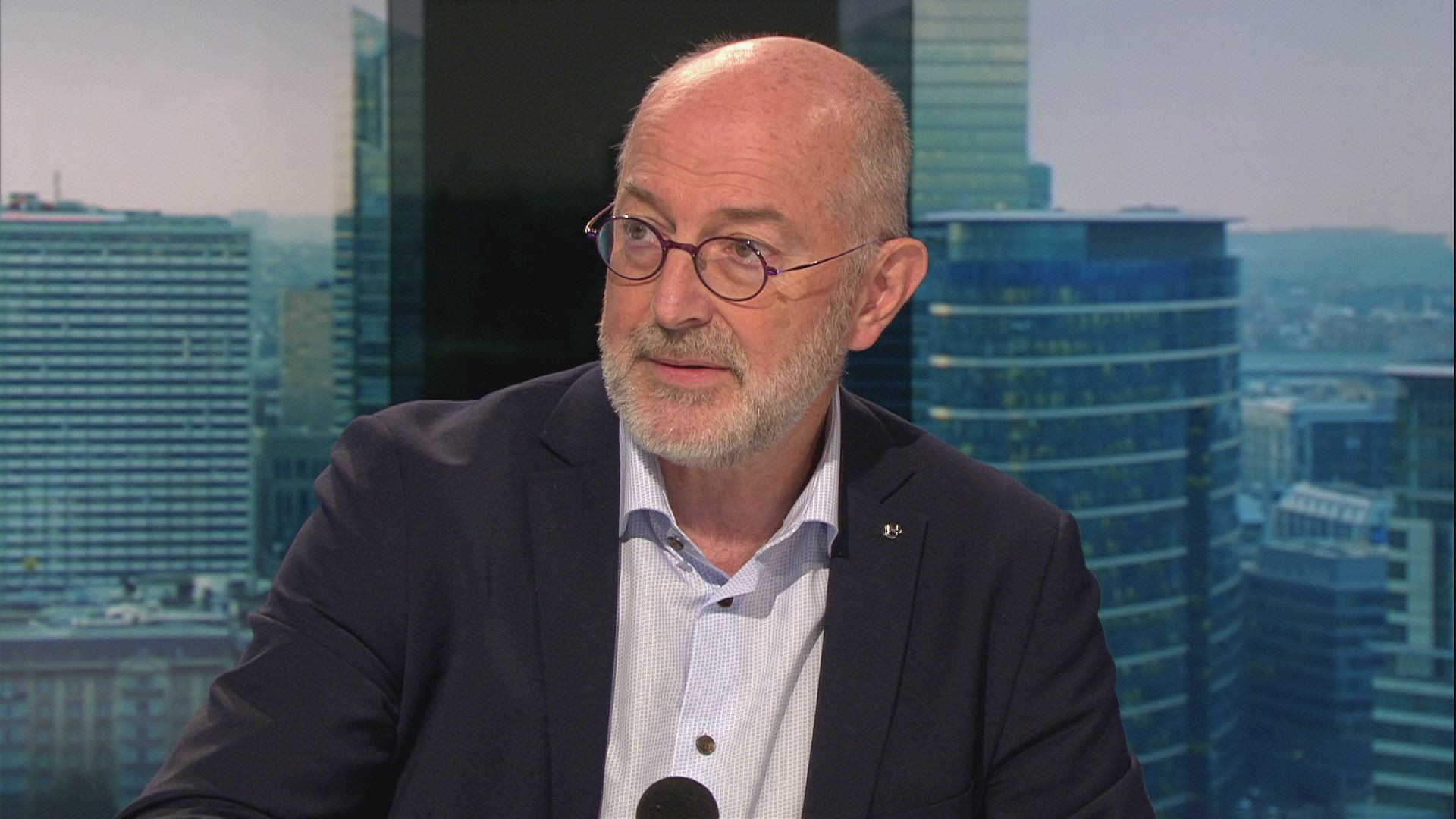 Vaccinoloog Pierre Van Damme: "40 procent van besmette mensen niet ...