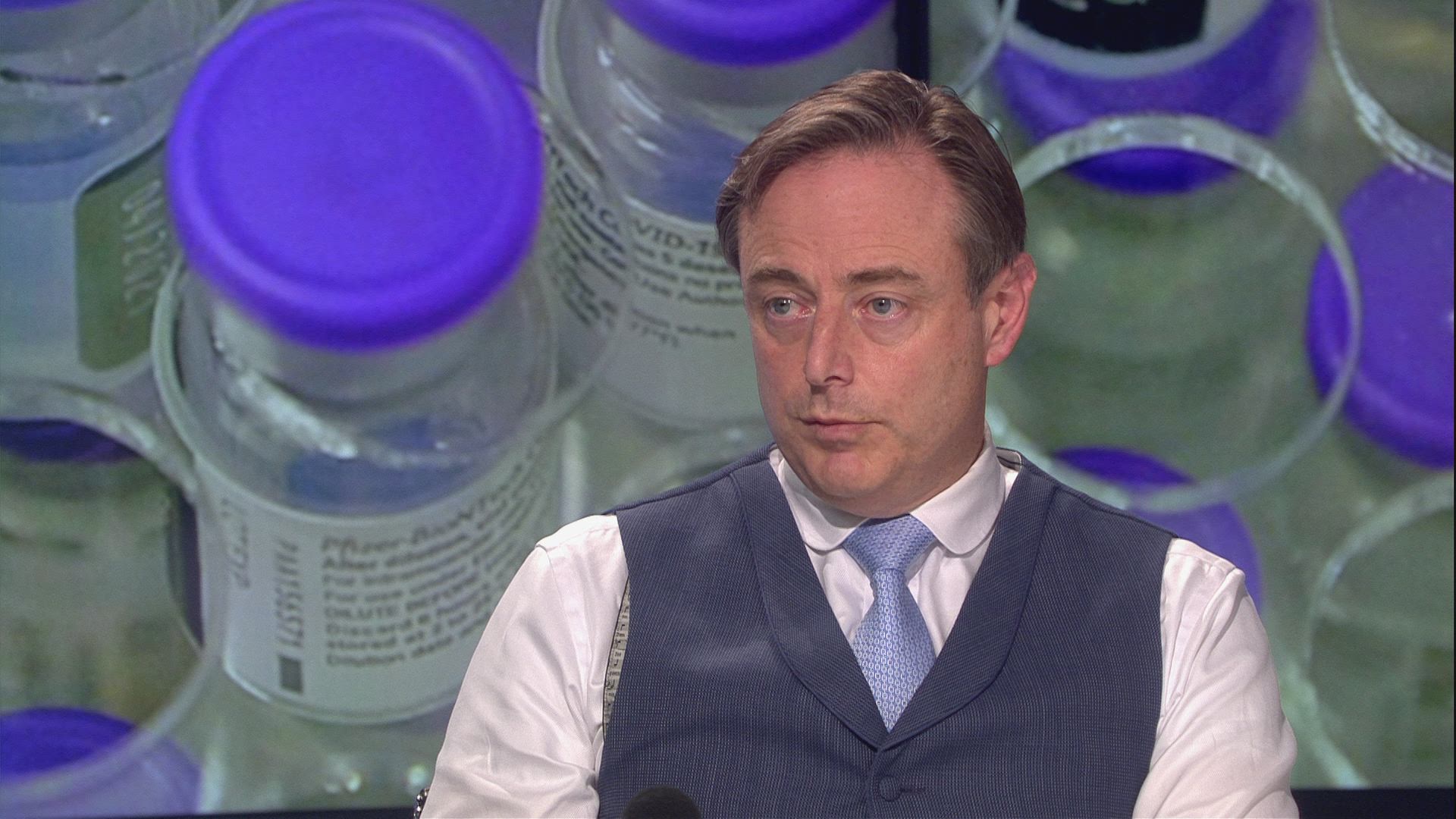 "Eerstelijnszones zullen belangrijke rol spelen in de vaccinatiecampagne in Vlaanderen", maar ...