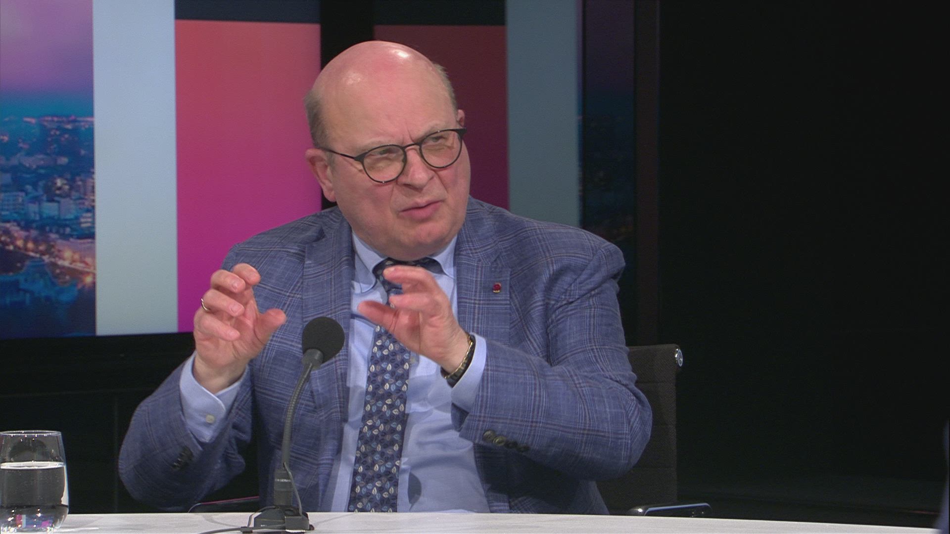 Grondwetspecialist André Alen ziet wel iets in voorstel voor België met ...