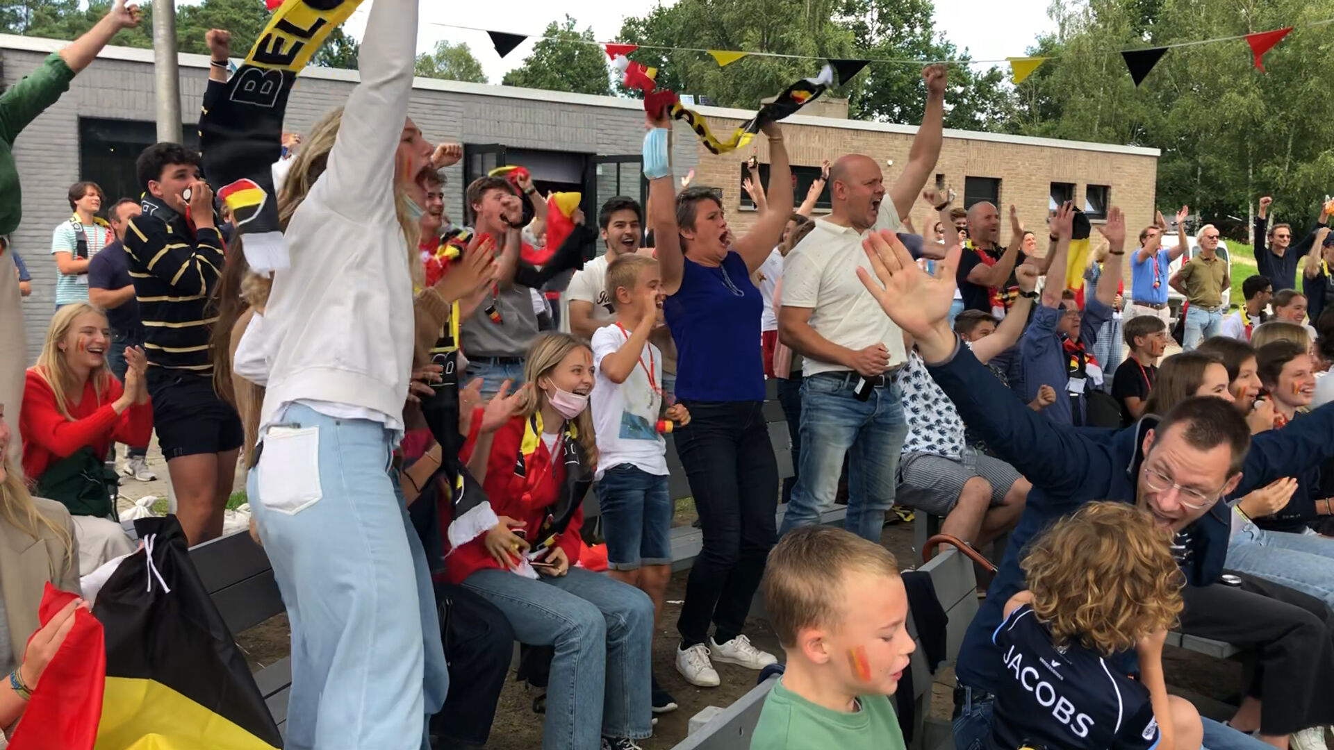 BEKIJK: Hasseltse hockeyclub gaat uit haar dak bij Olympisch goud Red ...