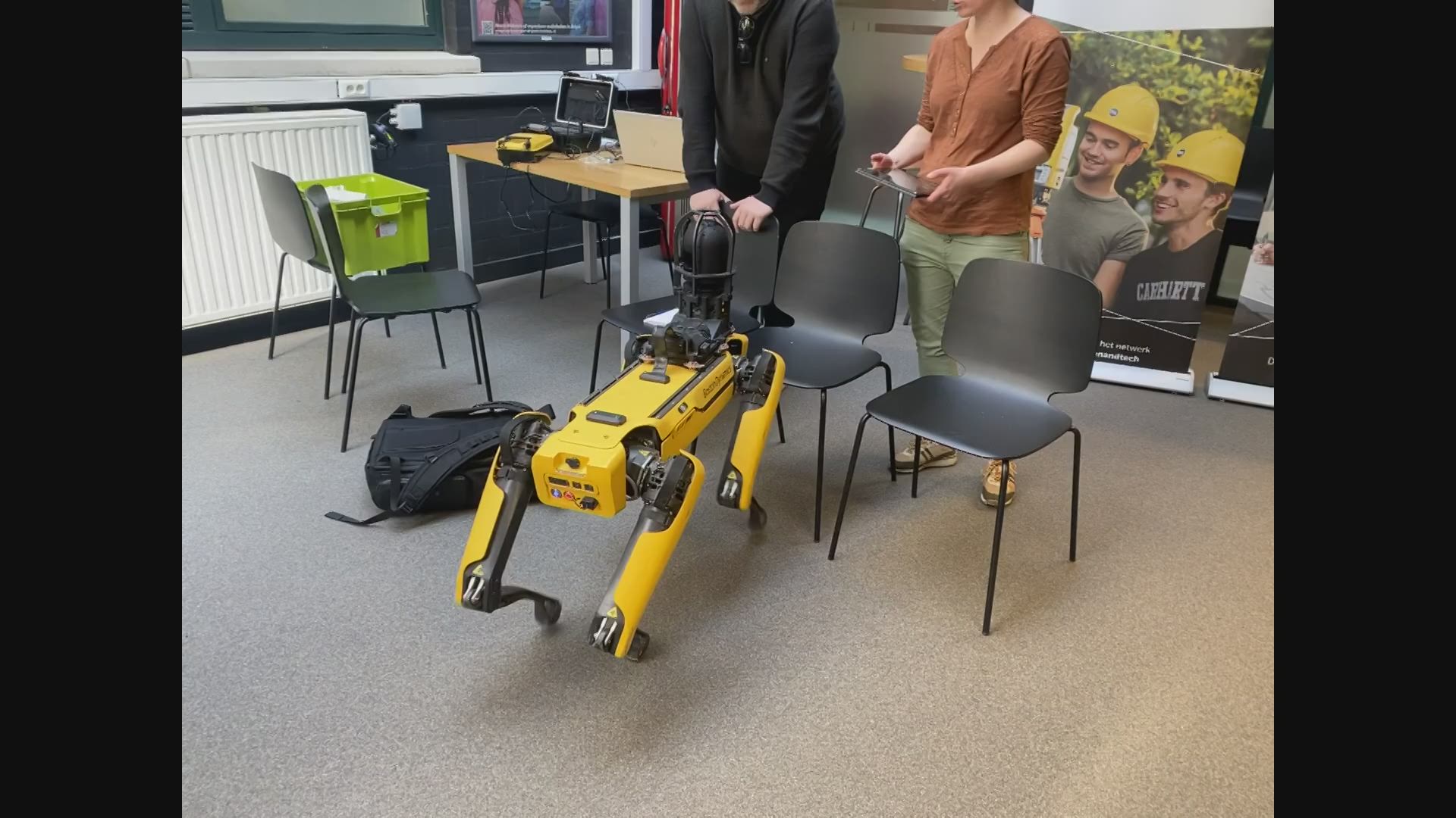 Van robothond Spot tot artificiële intelligentie: Limburgse studenten bouwkunde maken kennis met ...