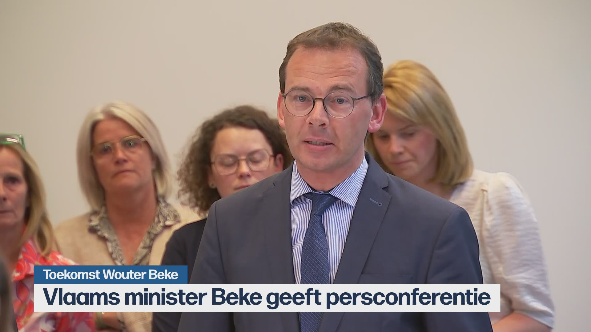 Minister van Welzijn Wouter Beke (CD&V) neemt ontslag uit de Vlaamse ...