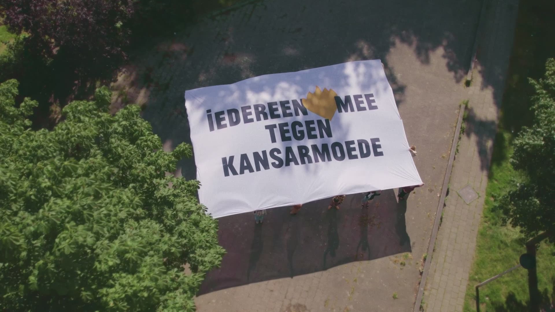 Vlammen tegen kansarmoede: ontdek het centrale thema van De Warmste ...