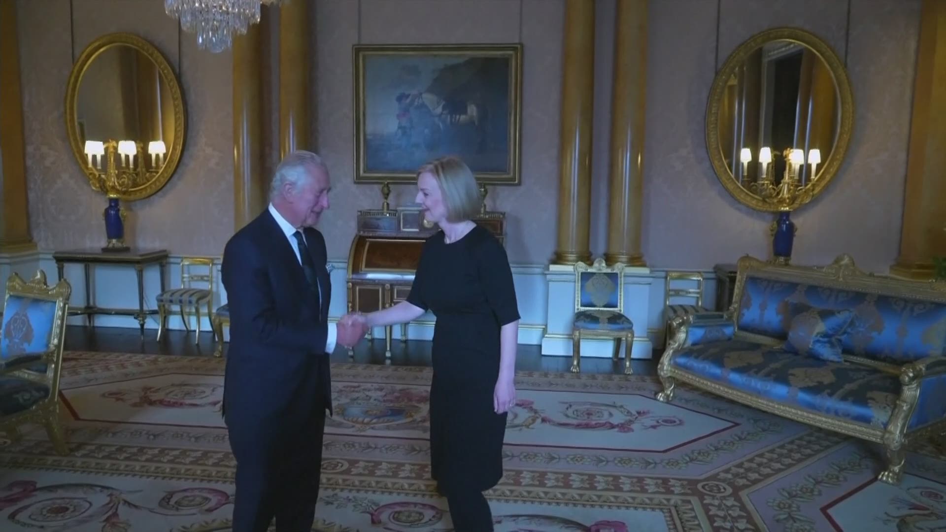 Koning Charles III houdt eerste toespraak: "Ik vernieuw vandaag mijn ...