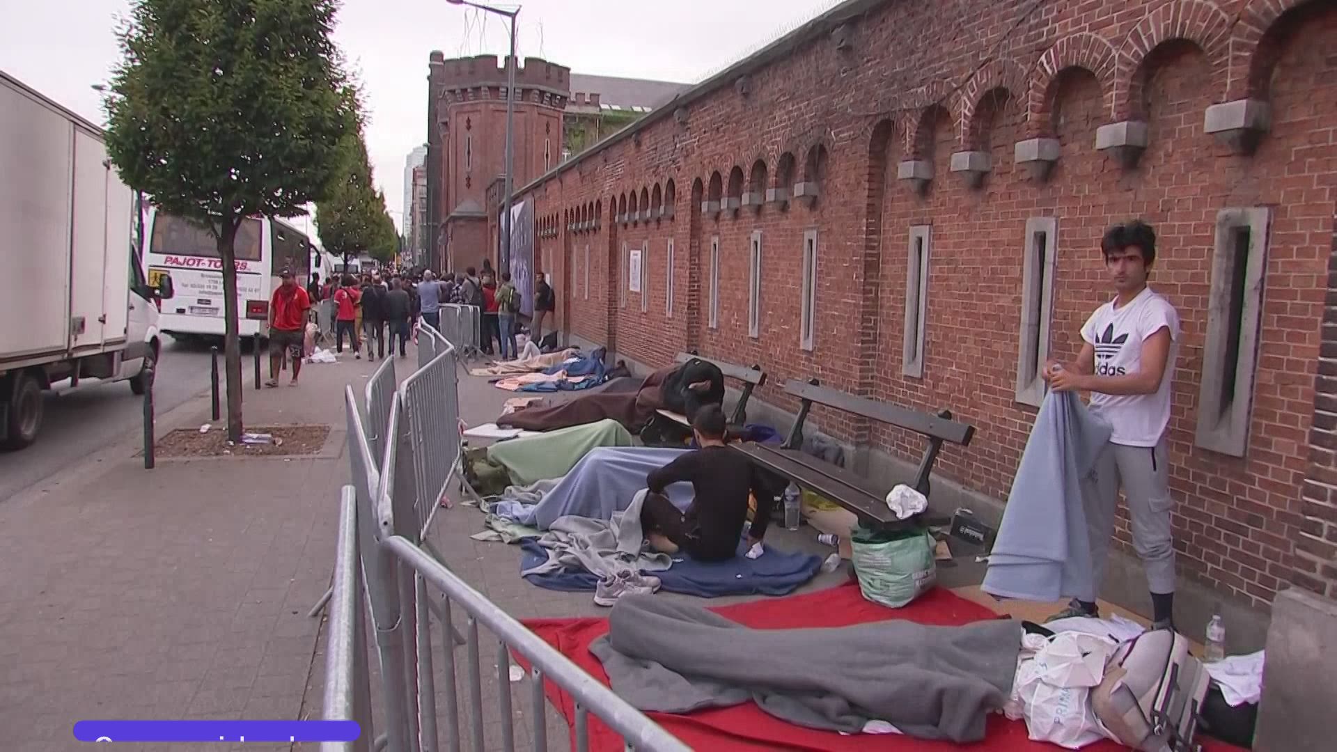 Hoe groot is de opvangcrisis in ons land en waar komen de vluchtelingen ...