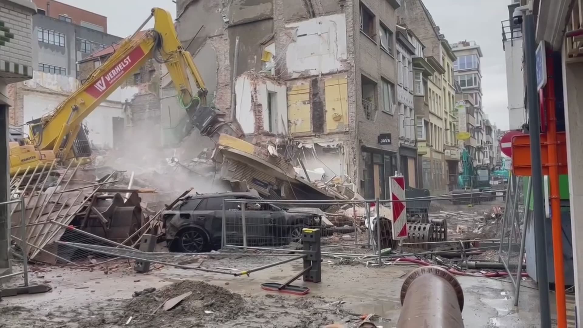 En images : la démolition de l’immeuble éventré par une explosion de ...