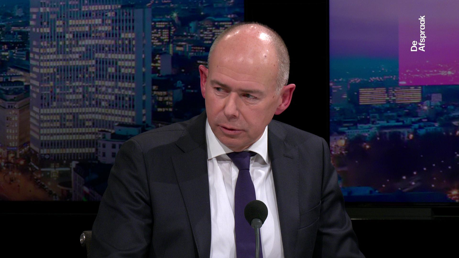 Oud-kolonel Roger Housen: "België zit in koppeloton van sponsors ...