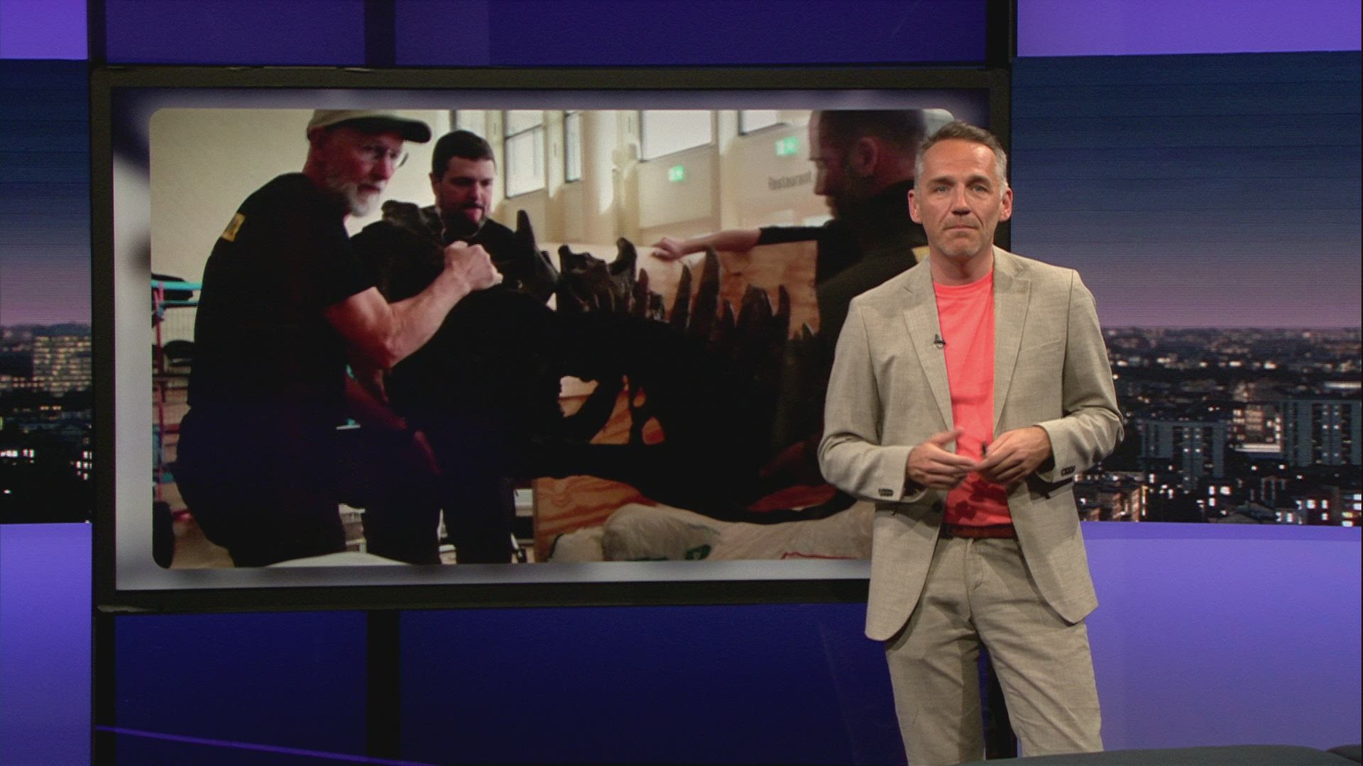 Skelet van T.rex Trinity gekocht door Fernand Huts voor zijn Boerentoren: "Dolgelukkig met ...