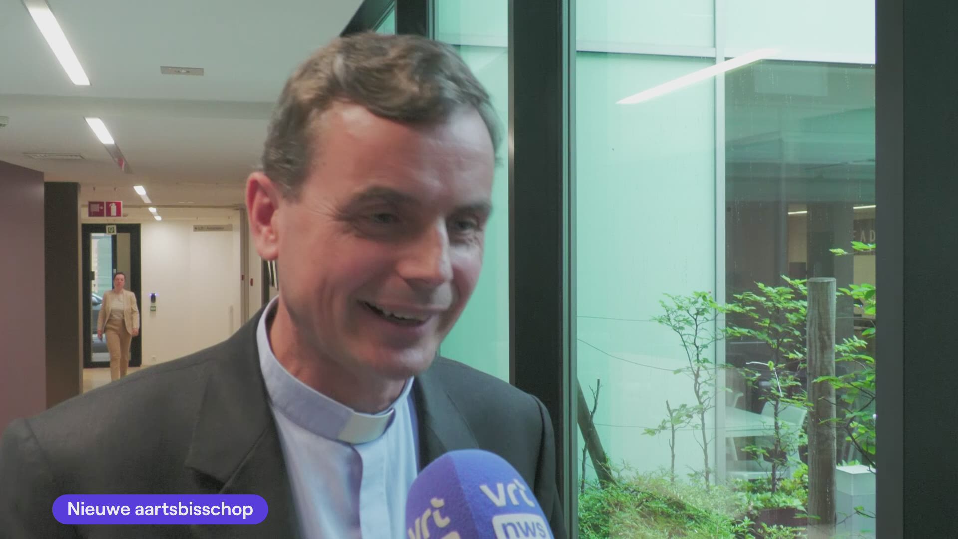 Luc Terlinden (54) volgt Jozef De Kesel (76) op als aartsbisschop | VRT ...