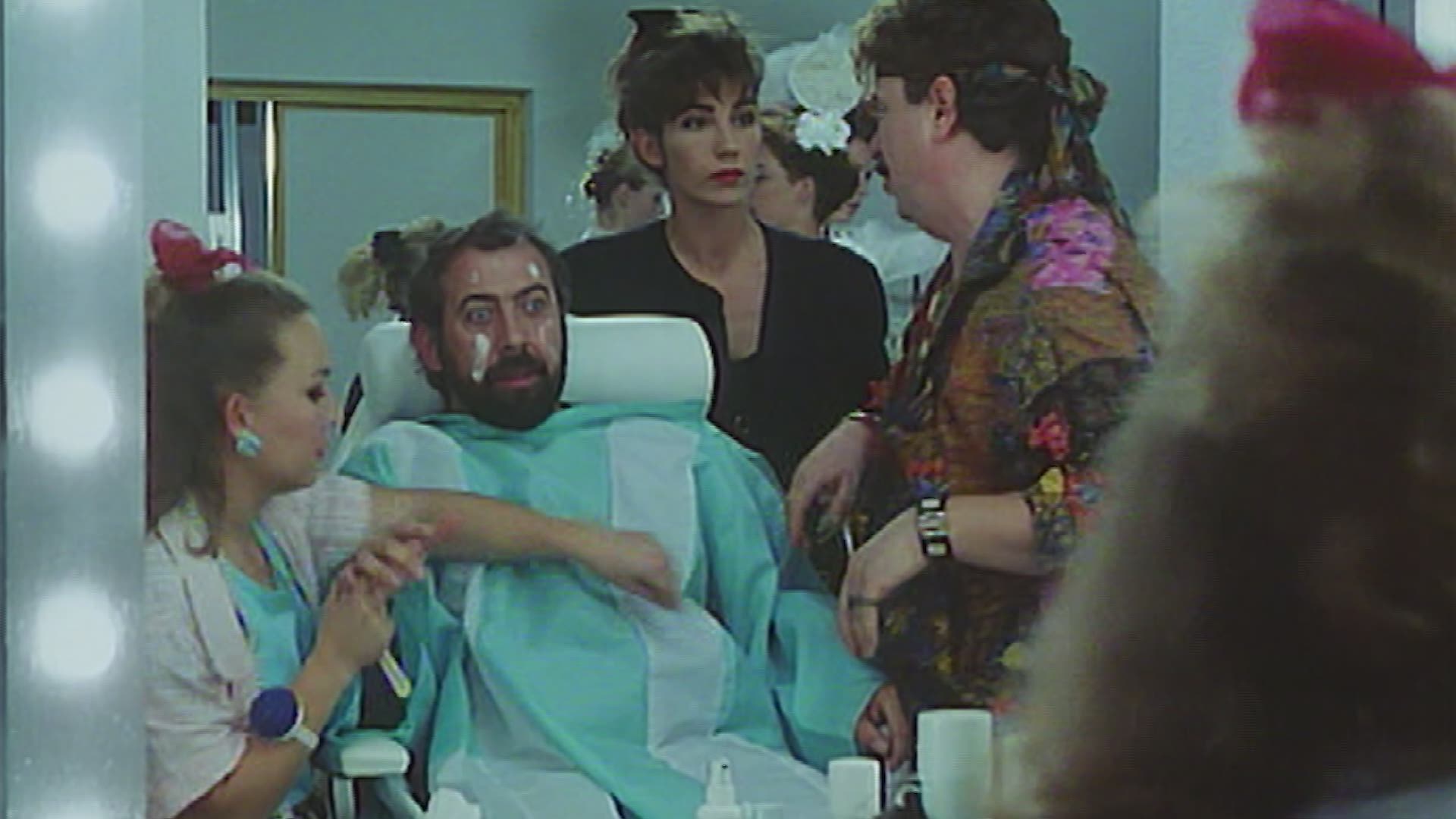 Décès de la présentatrice et chanteuse flamande Bea Van der Maat | VRT ...