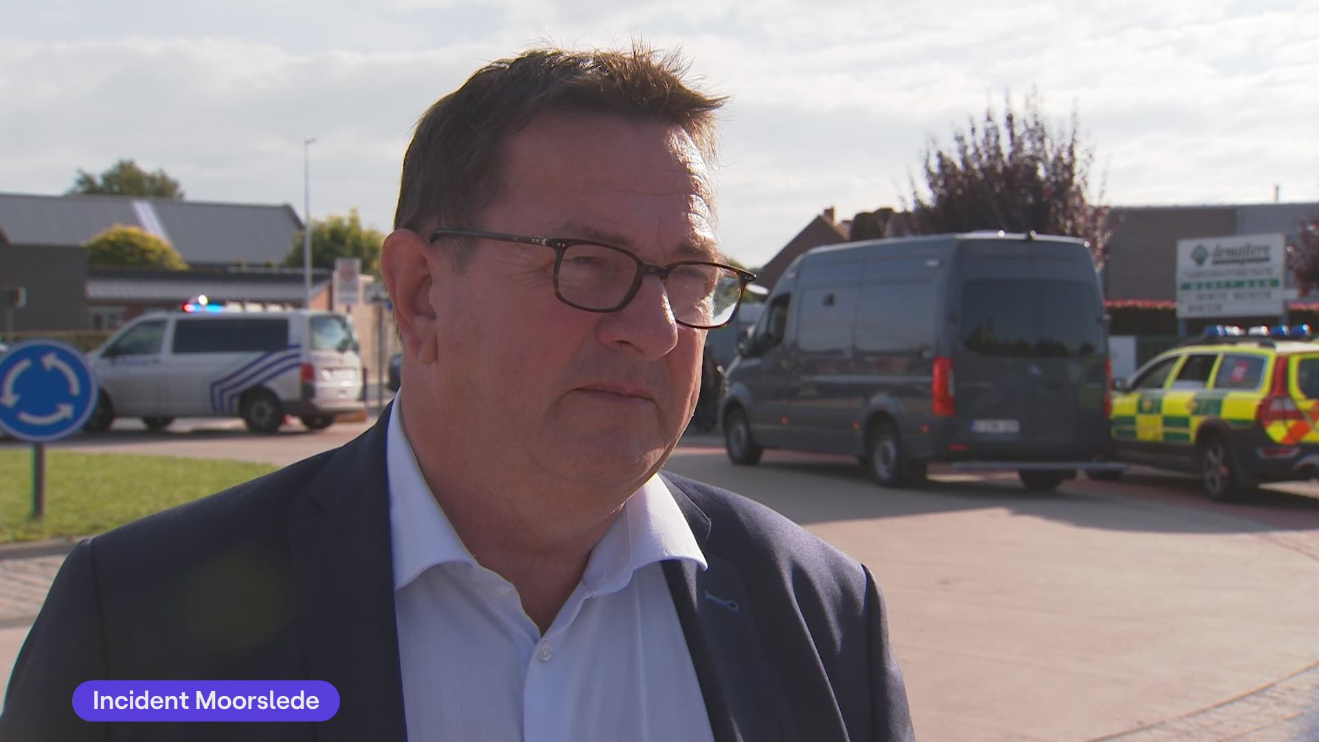 Man die zich hele dag verschanste in huis in Moorslede is overmeesterd | VRT NWS: nieuws