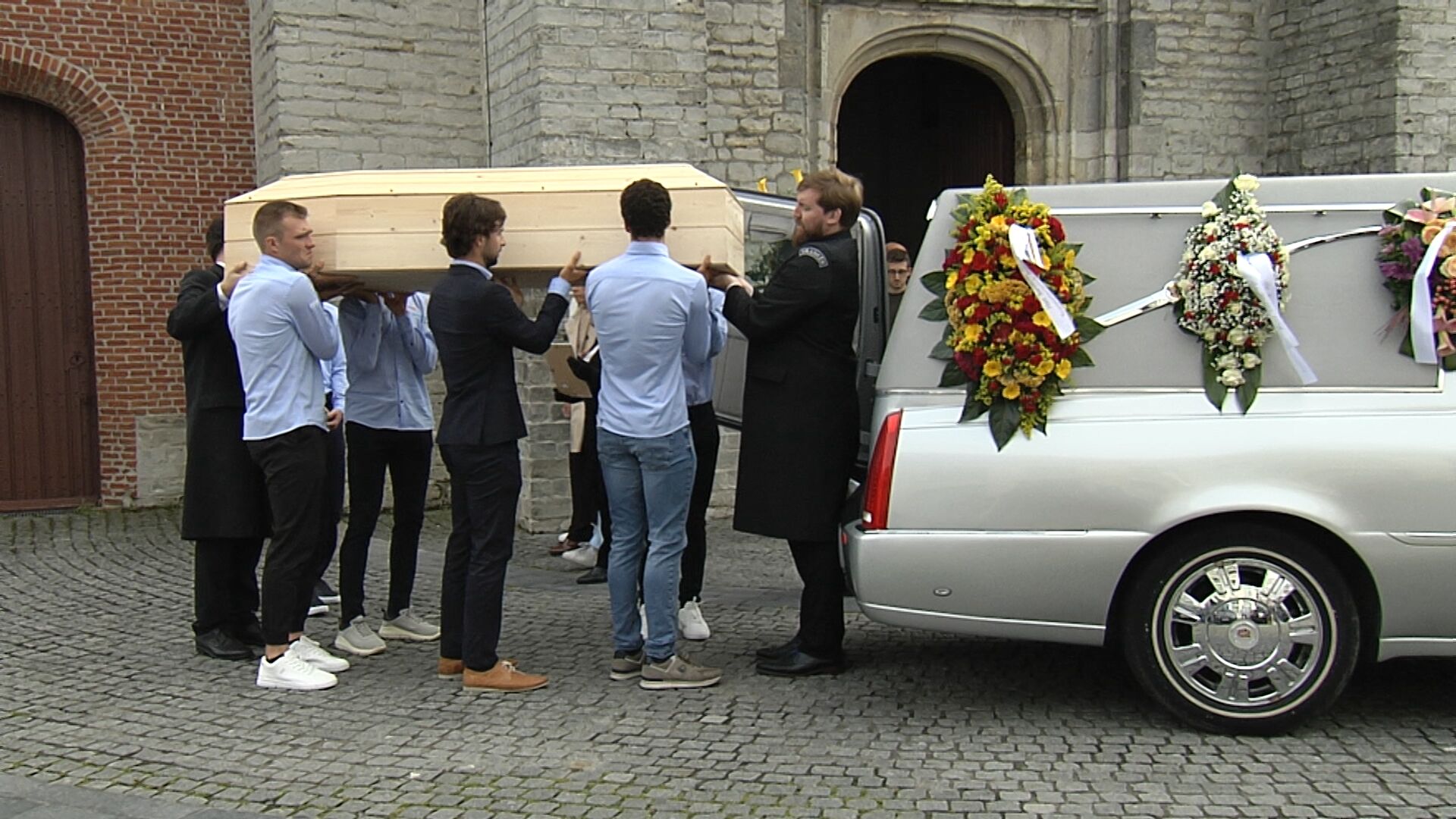 Afscheid van verongelukte wielrenner Tijl De Decker in Wommelgem: 300 ...