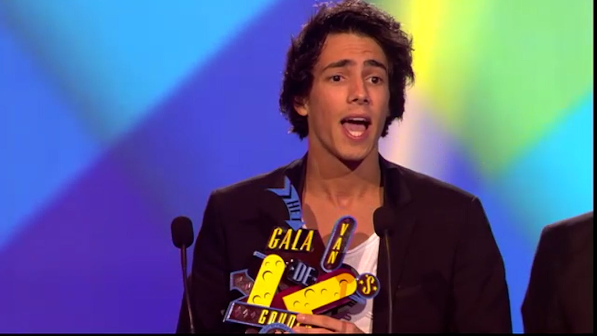 Influencer en acteur Nicolas Caeyers verdacht van zedenfeiten bij ...
