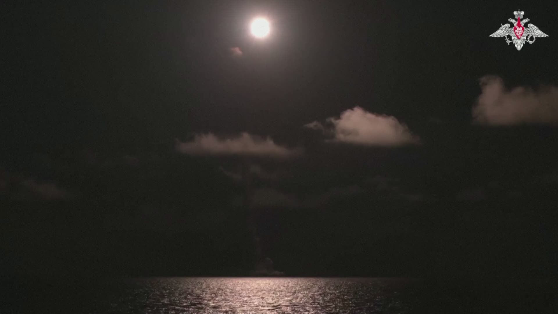 Nieuwe Russische nucleaire onderzeeër test met succes intercontinentale ...