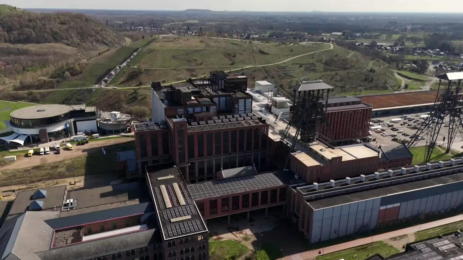 Op mijnsite van Beringen kan je binnenkort fietsen onder de gigantische kolenwasserij | VRT NWS ...