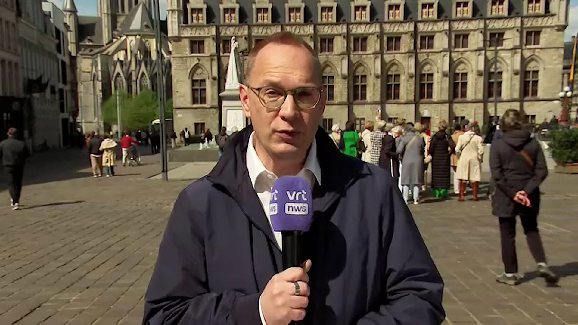 Politiek journalist Bart Verhulst: "Vooruit-congres vroeg Rousseau zelf ...