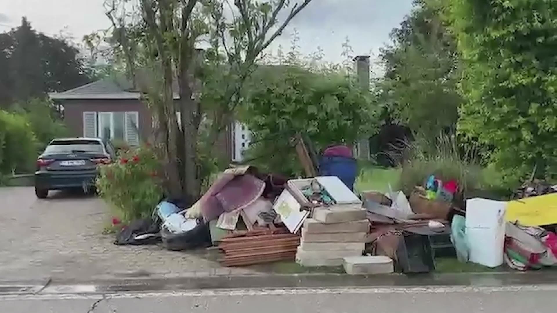 "Poetsgerief en schoonmakers gezocht": Evert uit Voeren start ...