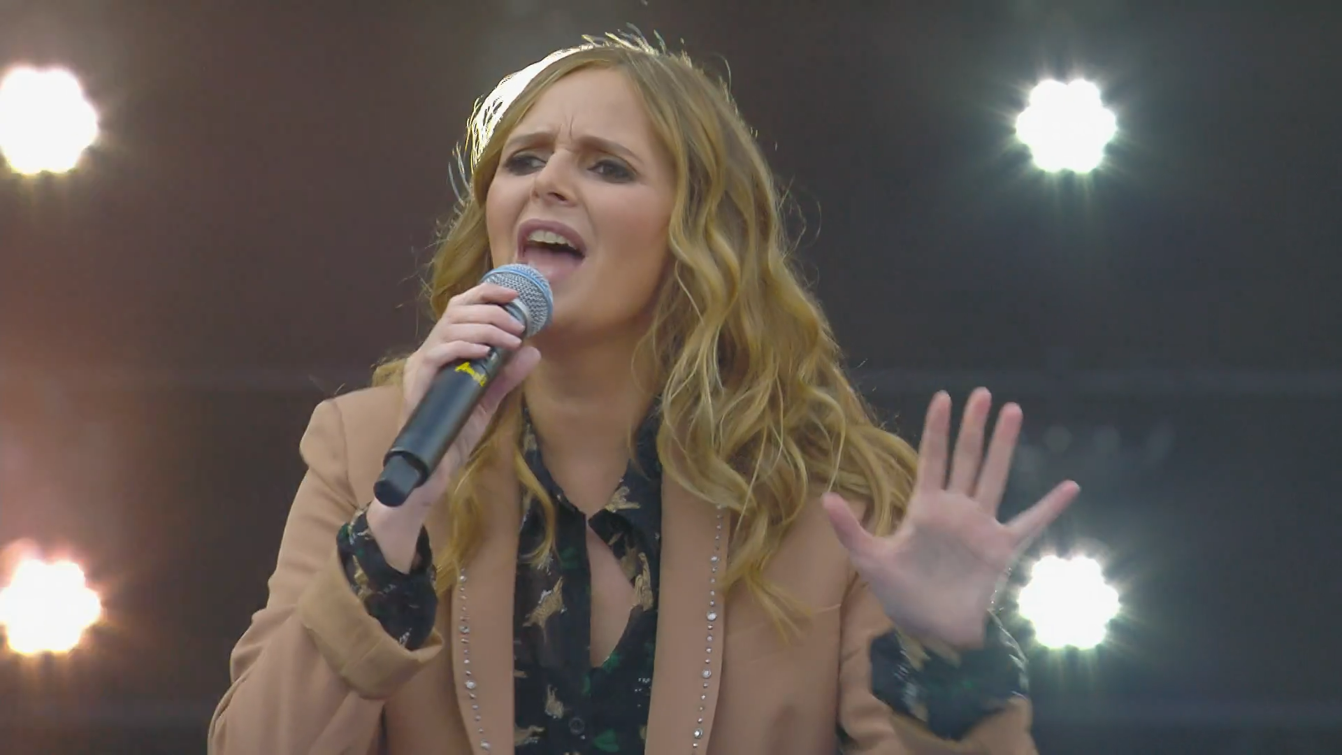 Liedjesschrijver en scenarist Jan De Vuyst overleden, zangeres Isabelle ...