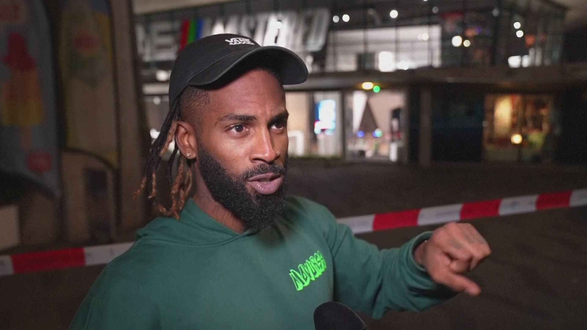 Vermoedelijke dader van mesaanval Rotterdam wordt verdacht van moord en ...