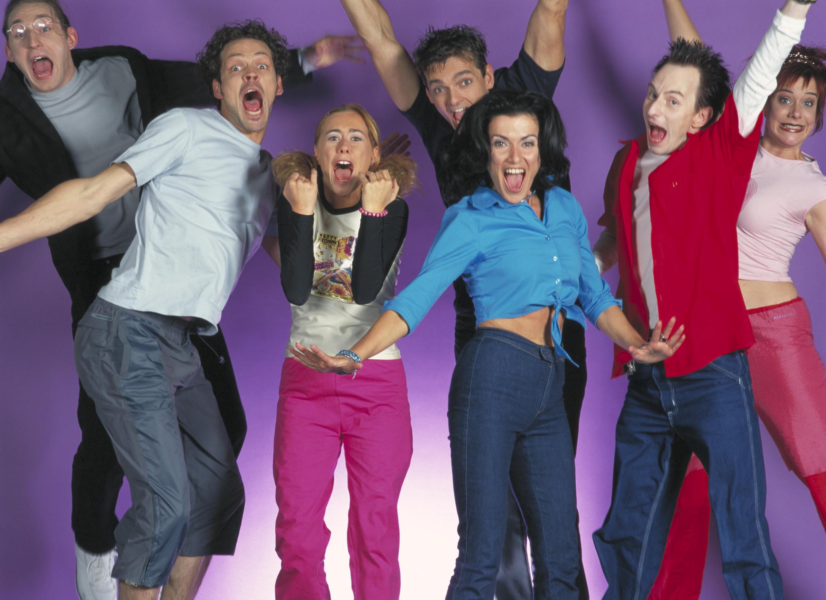 W817 (TV Series 1999–2003) - External sites - IMDb