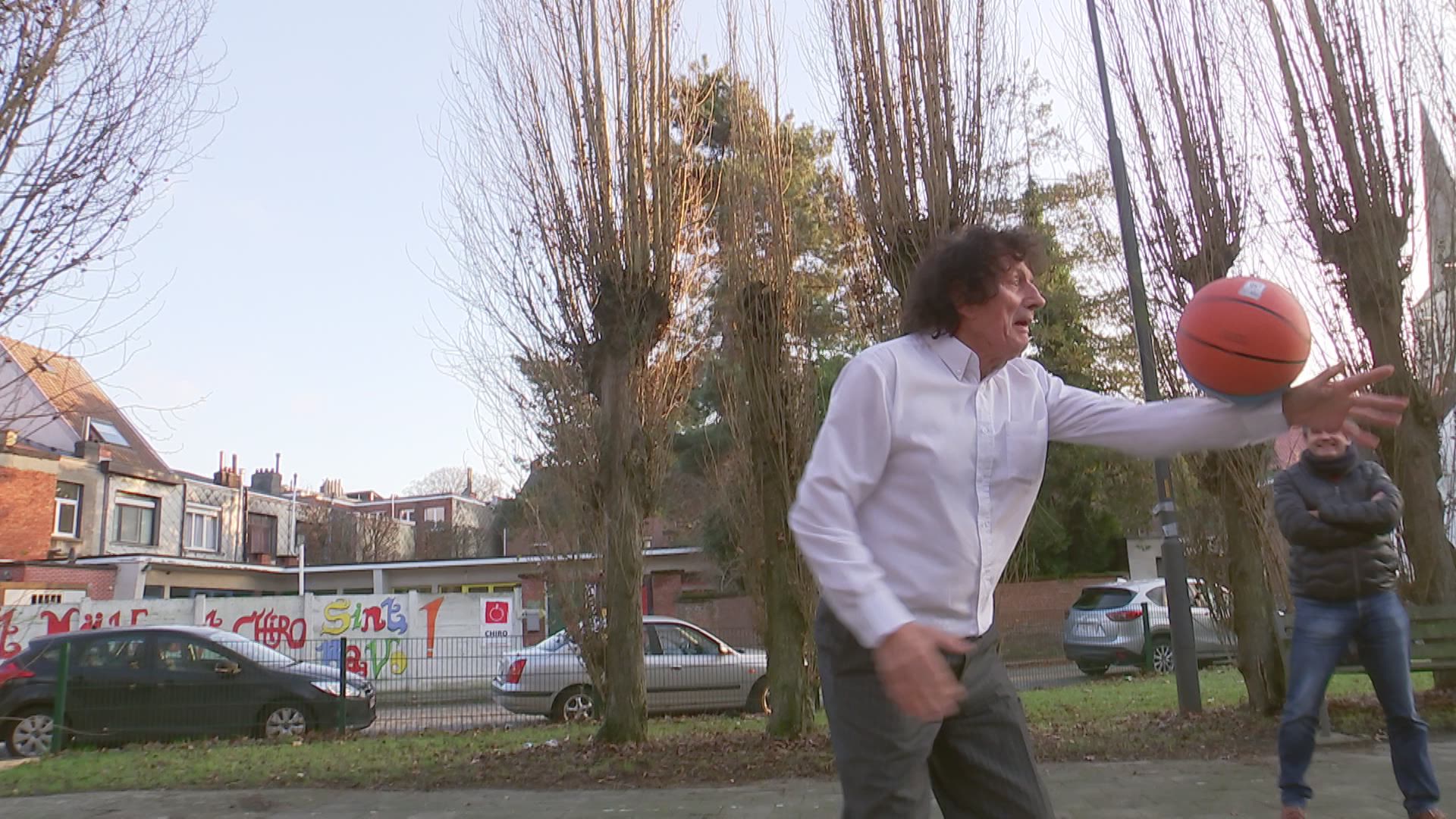 Willy Steveniers is 80 jaar en nog altijd een balgoochelaar | basketbal ...