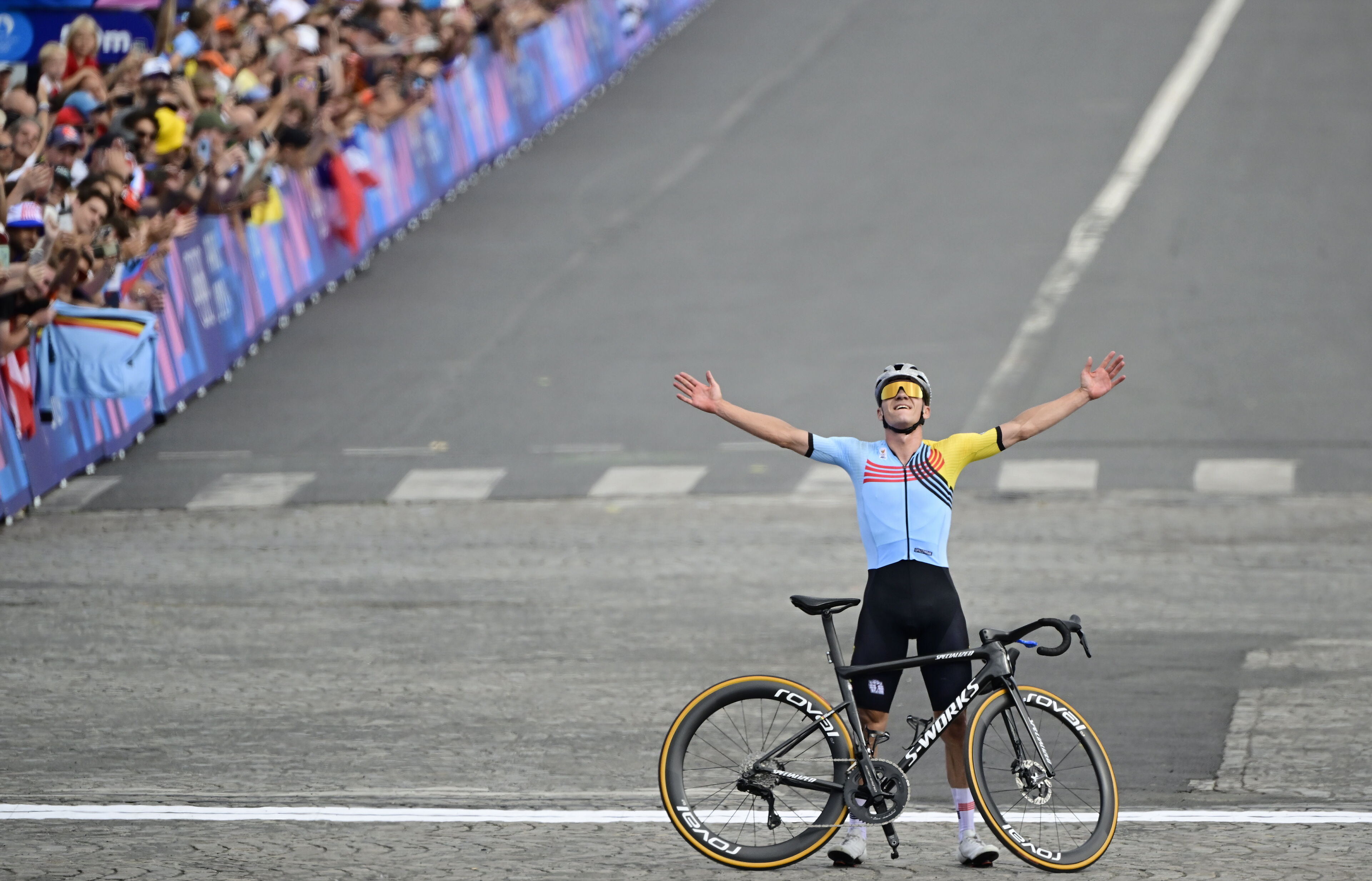 Eindelijk thuis na gevaarlijke tocht door niemandsland: Marijn Trio ...