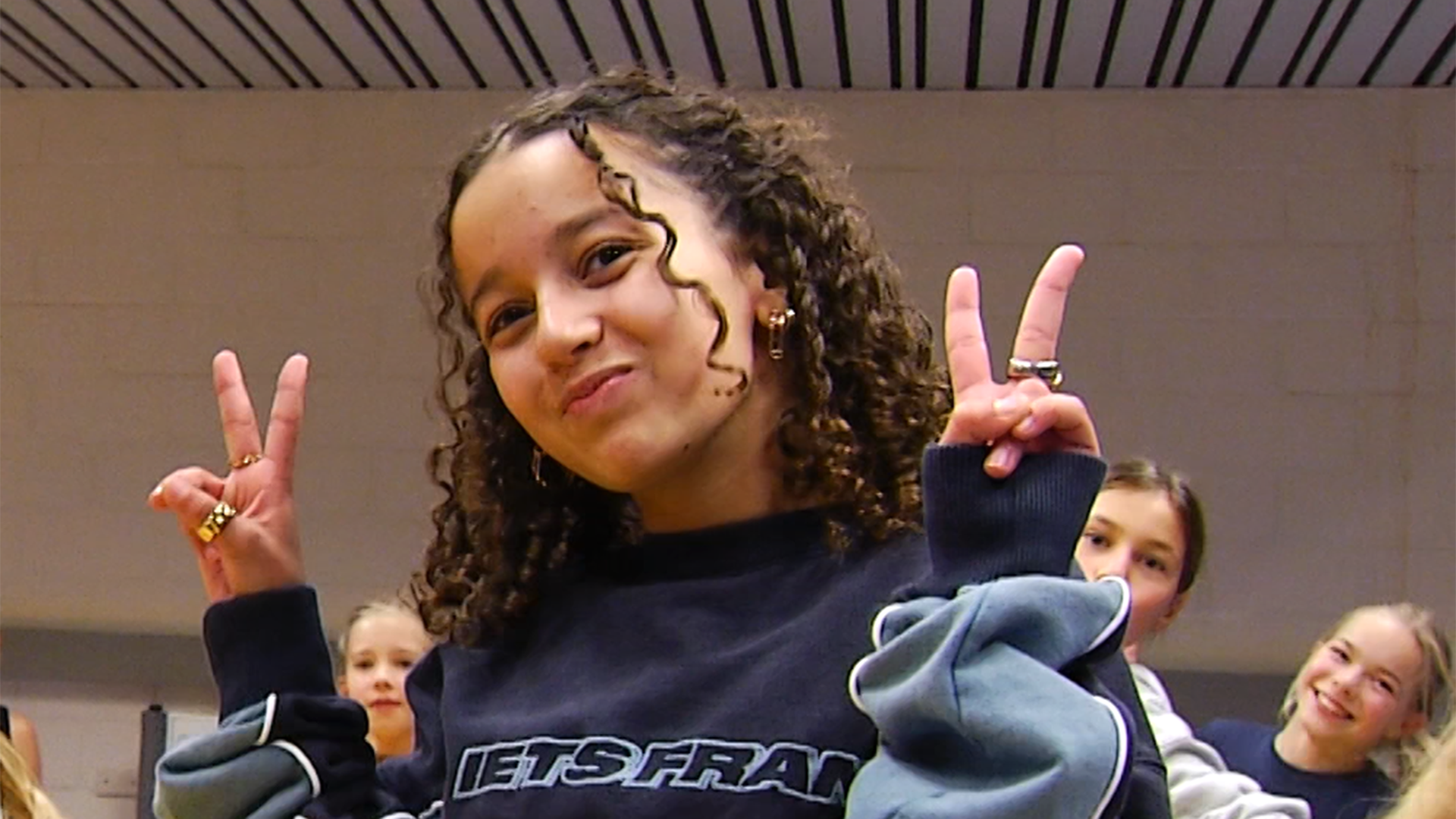 Ook last van onbekenden die je vriend willen zijn op sociale media? Zo herken je valse profielen ...