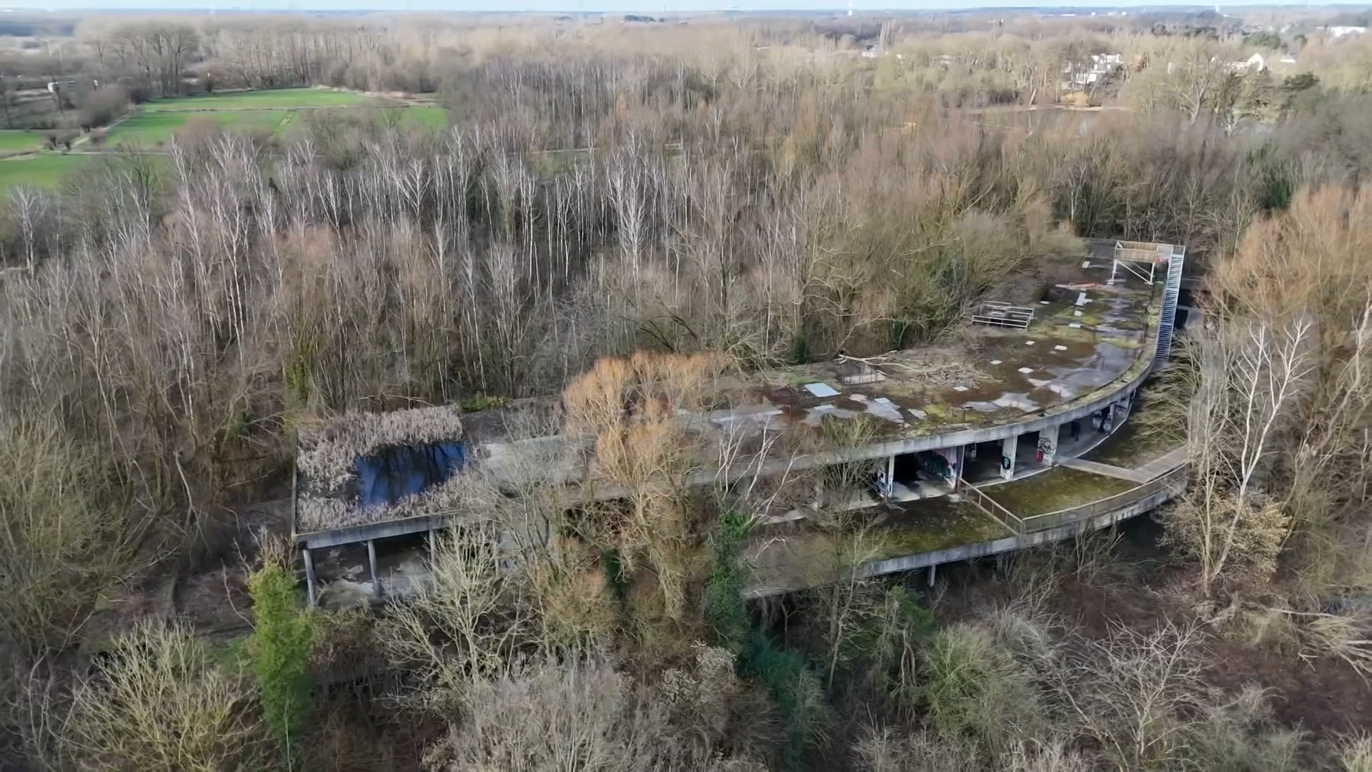 "Ik dacht dat ik na 2 maanden terug zou kunnen keren": Tina vluchtte 2 ...