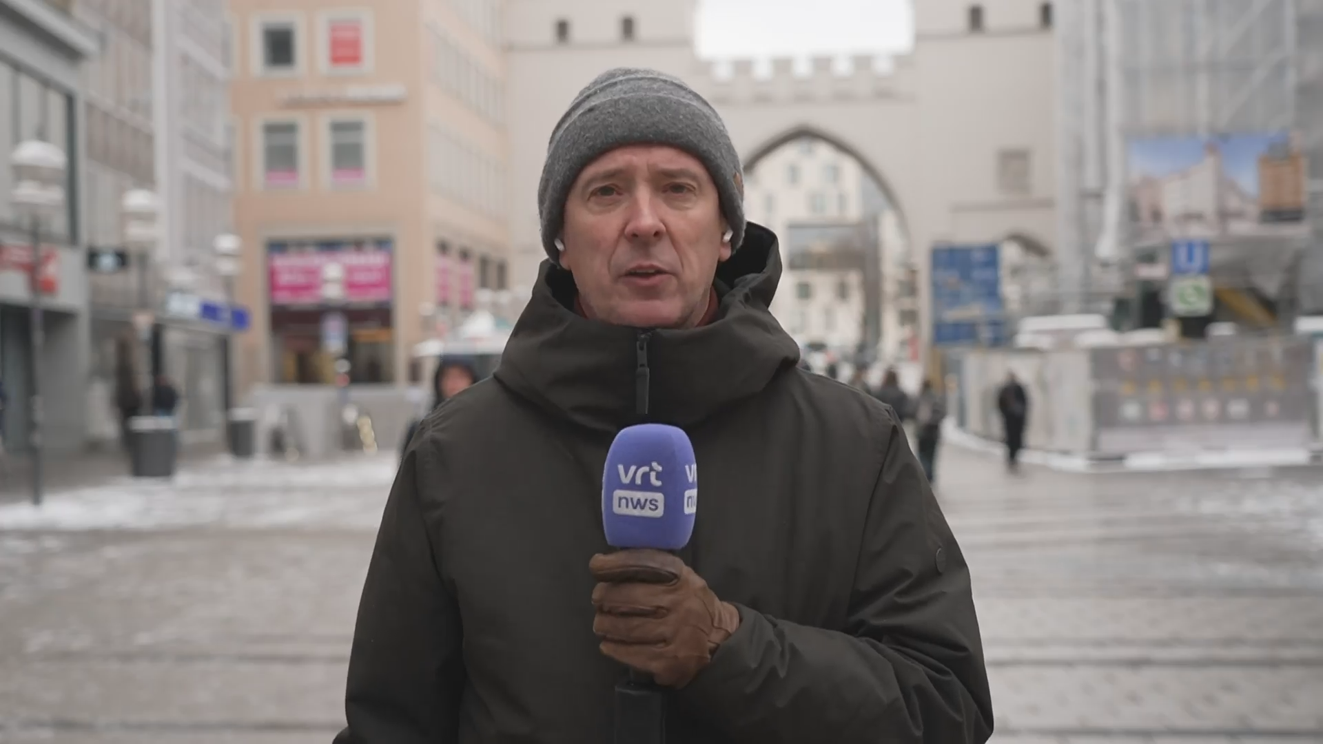 Helen Goedgebeur in Hoboken: "Brandweer is nog altijd massaal aanwezig ...