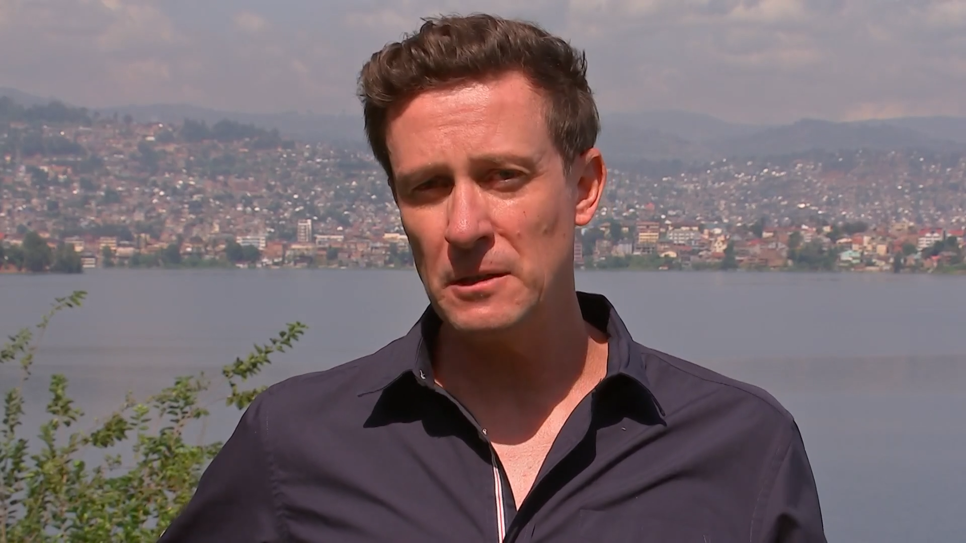 Helen Goedgebeur in Hoboken: "Brandweer is nog altijd massaal aanwezig ...