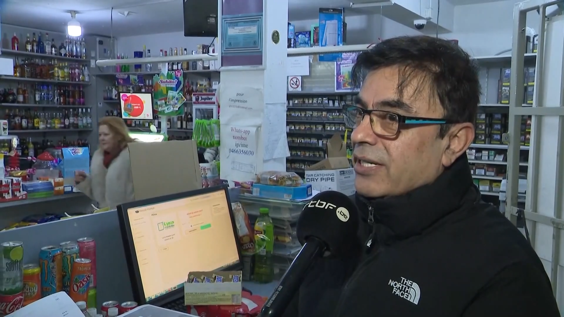 Helen Goedgebeur in Hoboken: "Brandweer is nog altijd massaal aanwezig ...