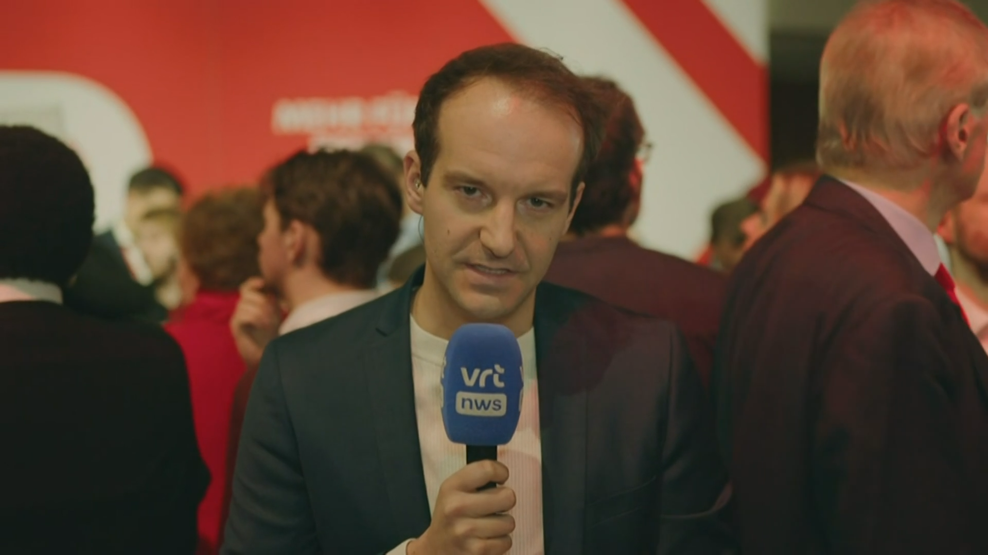 Helen Goedgebeur in Hoboken: "Brandweer is nog altijd massaal aanwezig ...