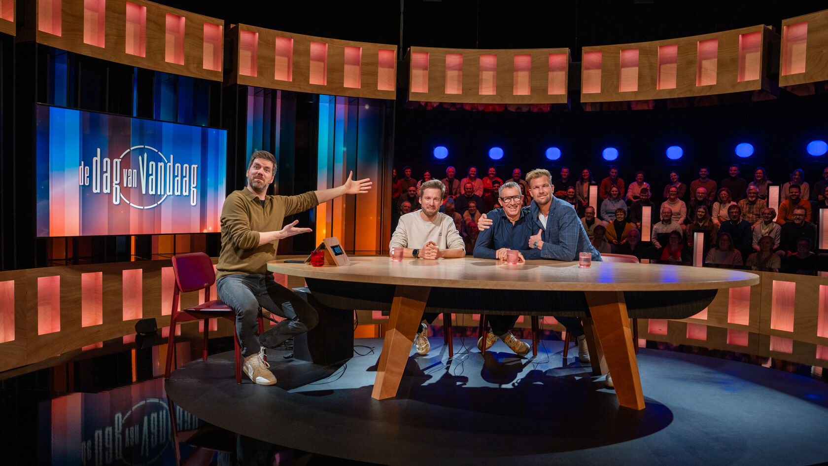 De dag van vandaag - dinsdag 11 maart 2025 om 21:49 | VRT MAX