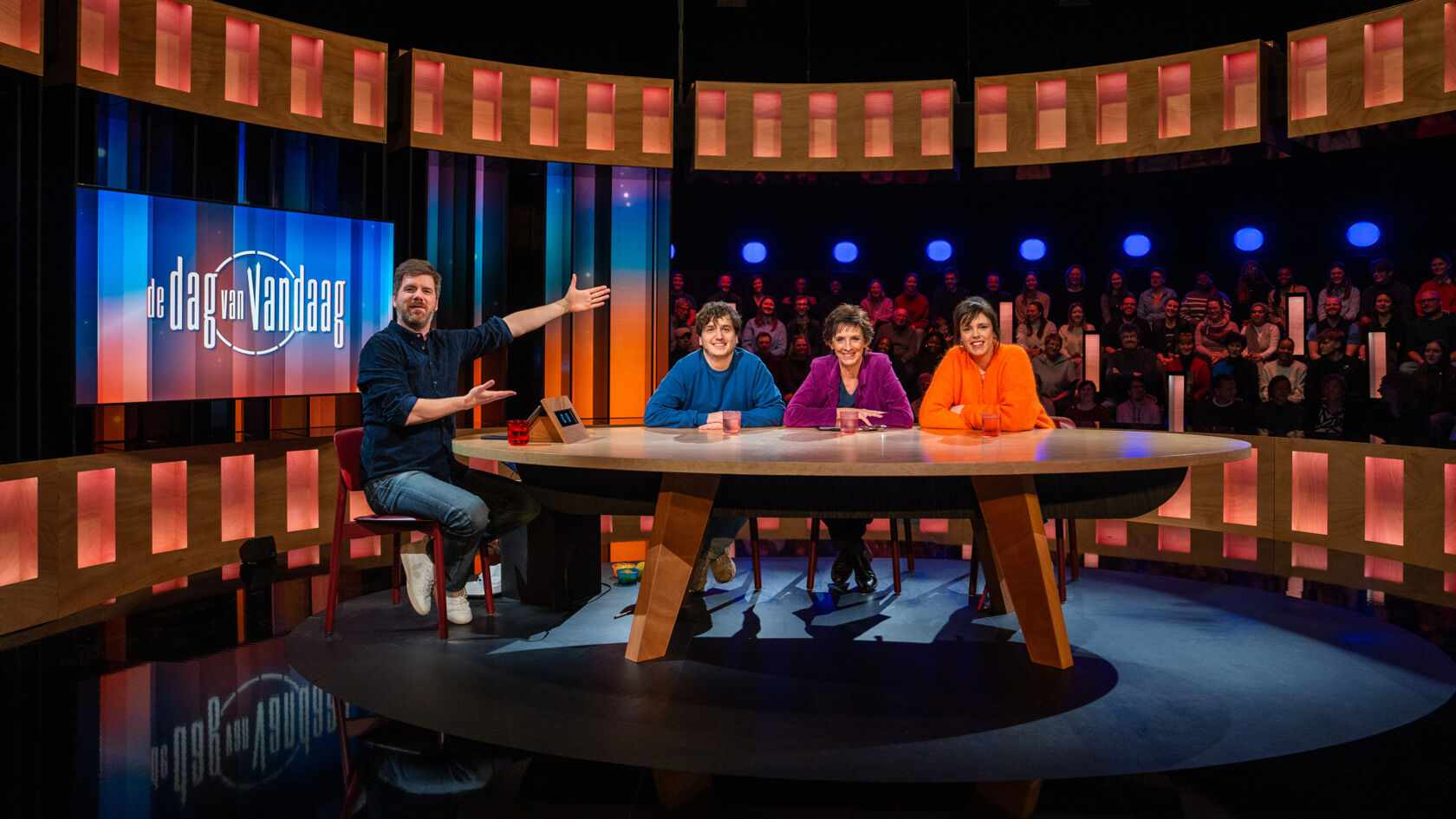 De dag van vandaag - maandag 10 maart 2025 om 21:36 | VRT MAX