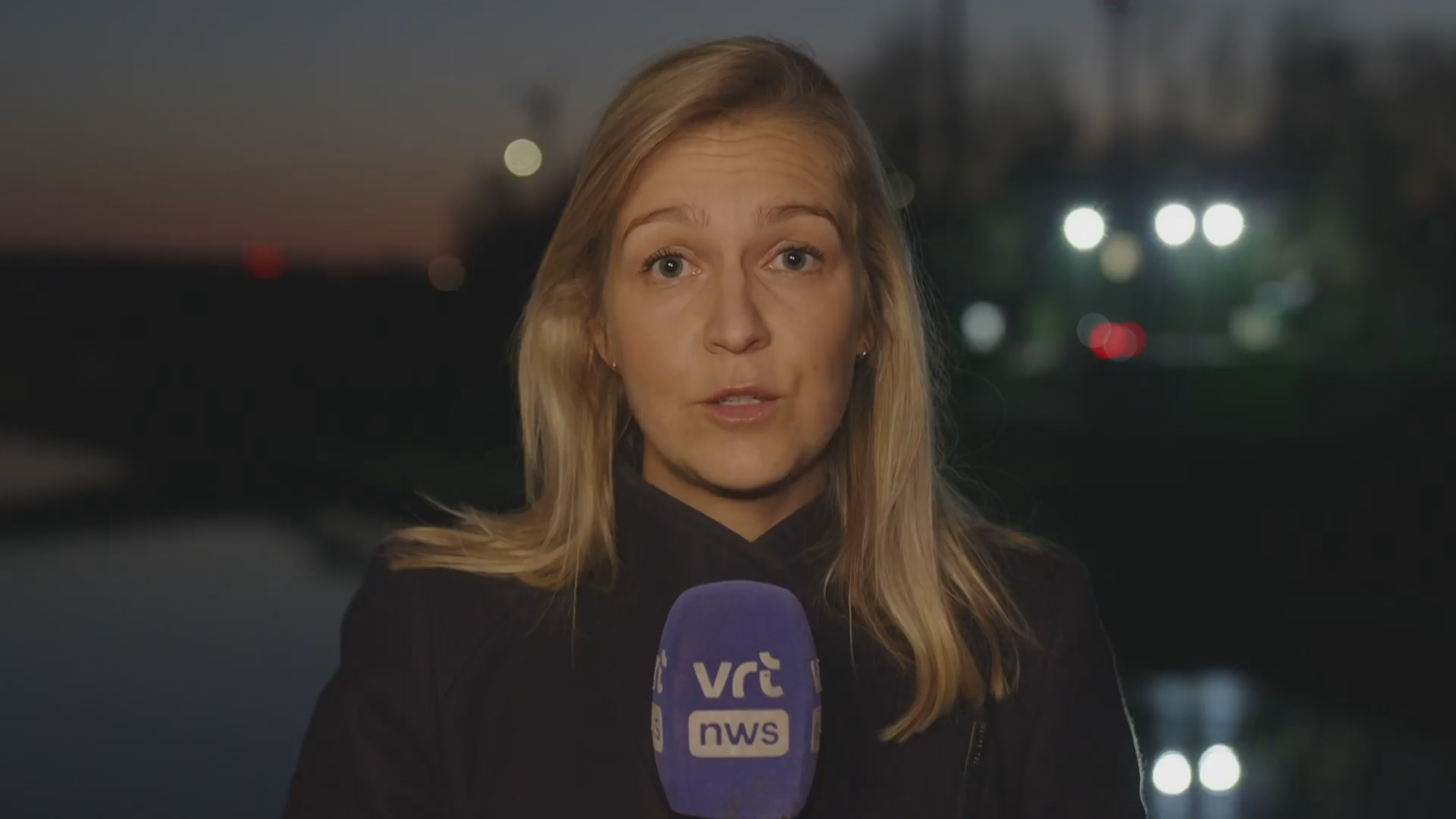 Helen Goedgebeur in Hoboken: "Brandweer is nog altijd massaal aanwezig ...