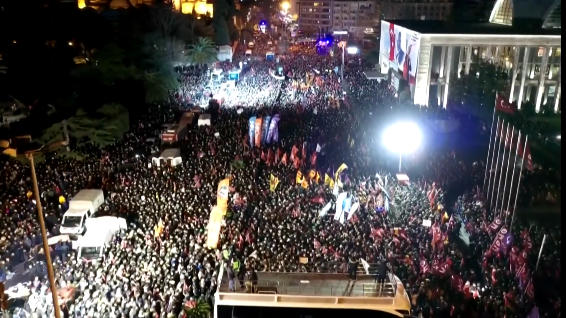 "Een onnavolgbare en unieke artiest", Willem Vermandere viert 85e verjaardag | VRT NWS: nieuws