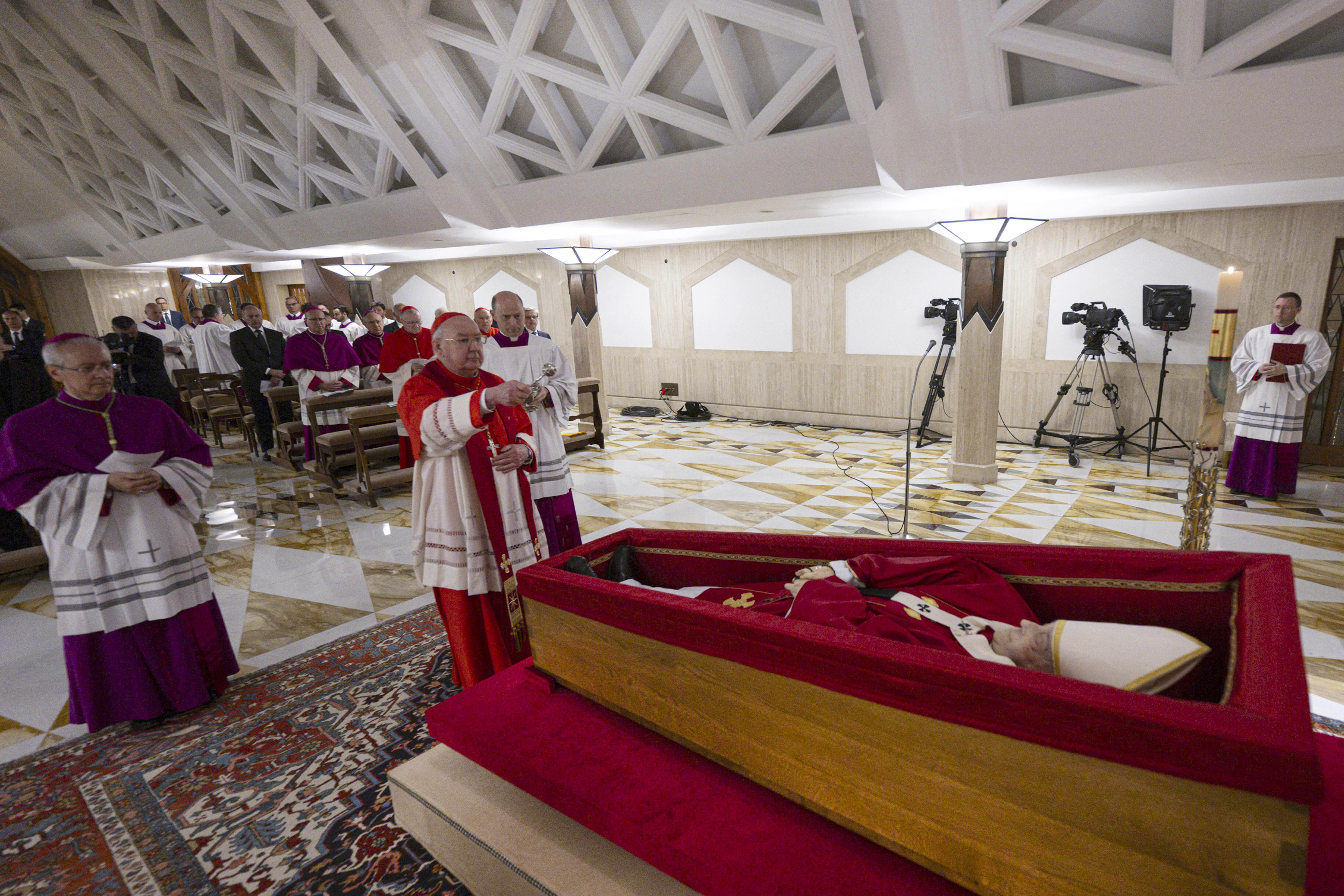 "We komen er niet aan": buurtbewoners vinden roetdeeltjes op het terras | VRT NWS: nieuws