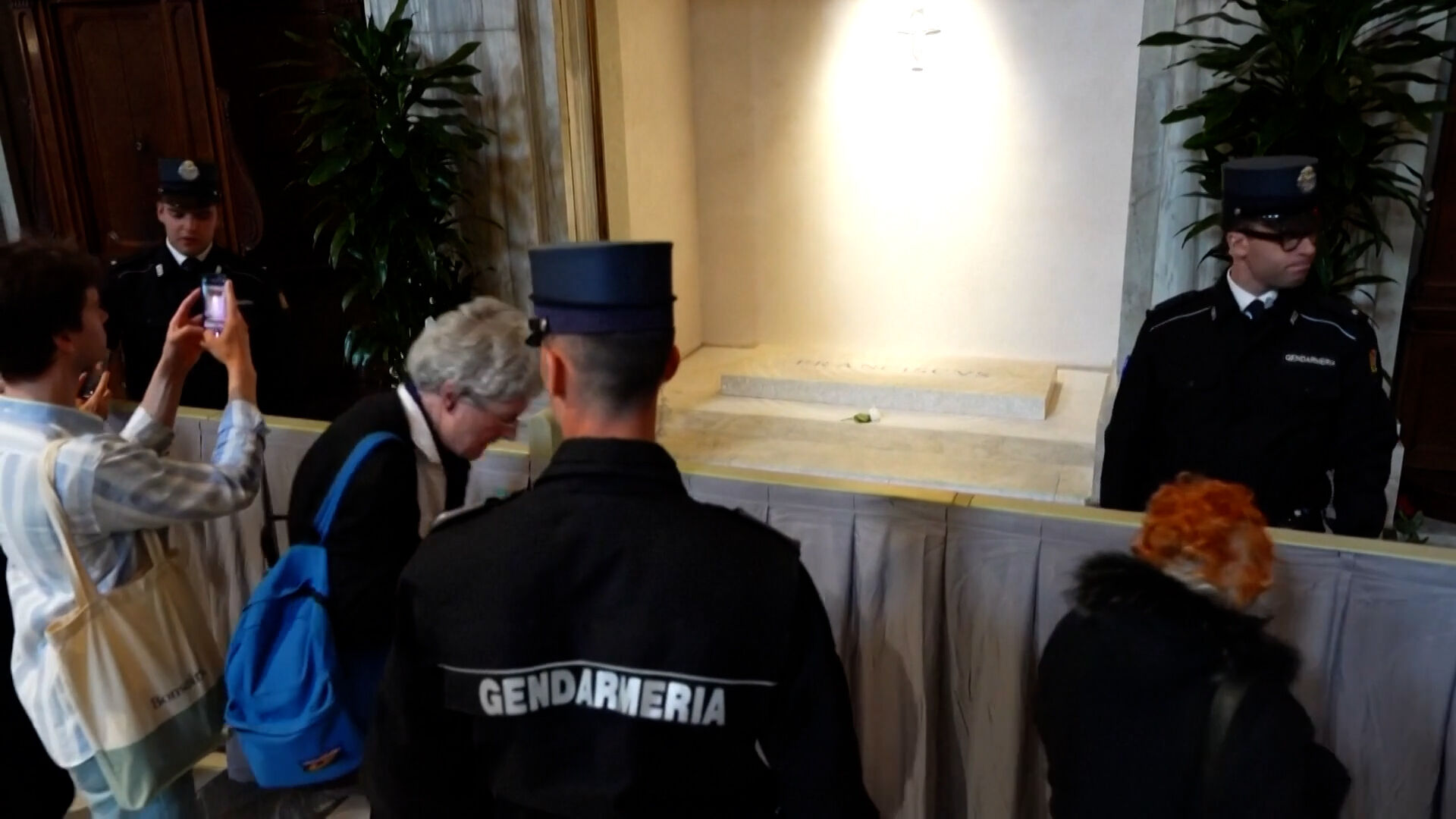 Wanneer zien we witte rook? Conclaaf van kardinalen zal nieuwe paus ...