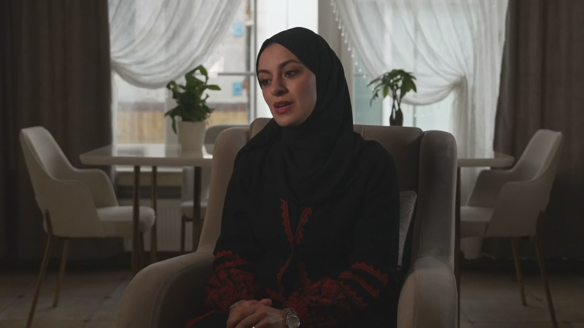 Hangar Festival aan kanaal in Brussel opent festivalseizoen met elektronische beats | VRT NWS ...