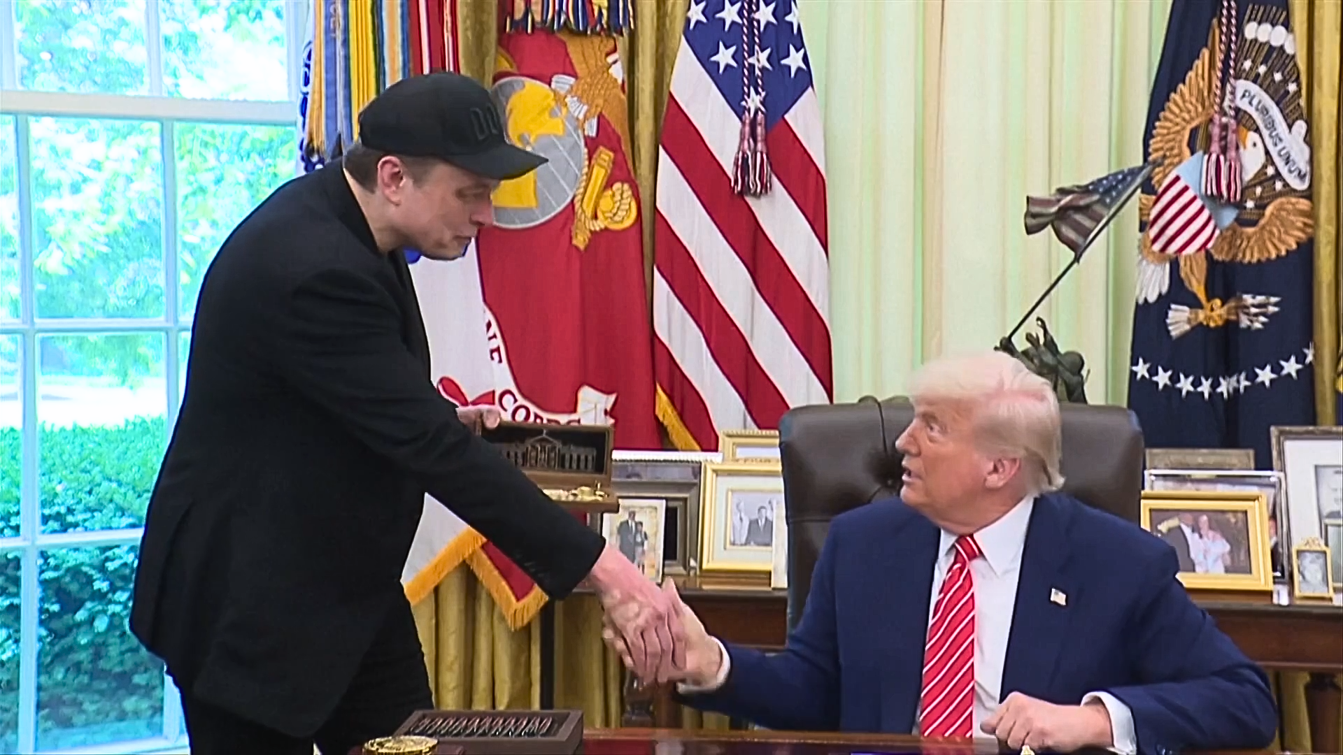 Op stap in Ninove na 3 maanden Guy D'Haeseleer (Forza Ninove) als burgemeester | VRT NWS: nieuws