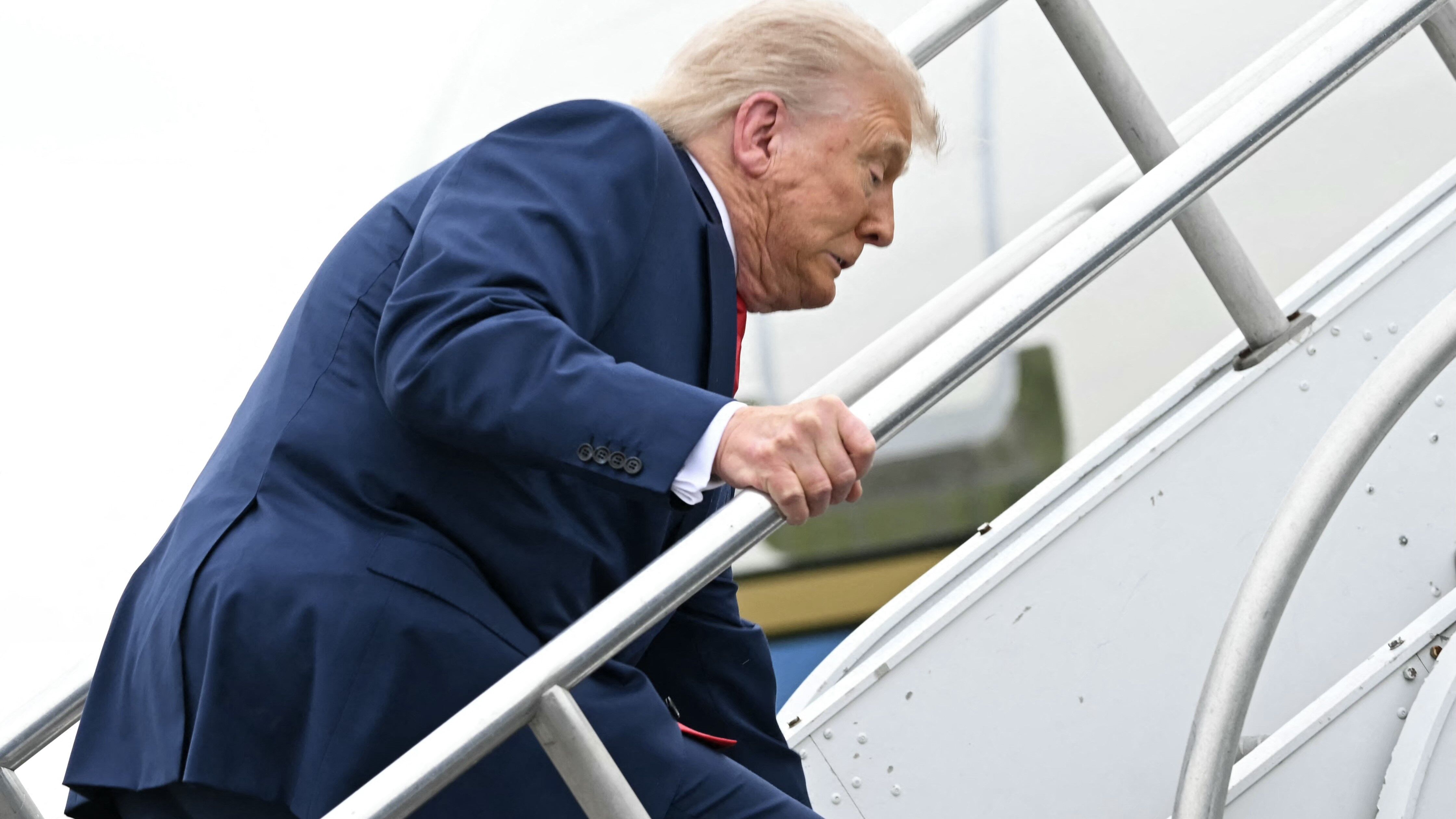 Zo maakte de wereld kennis met de nieuwe paus, Leo XIV | VRT NWS: nieuws