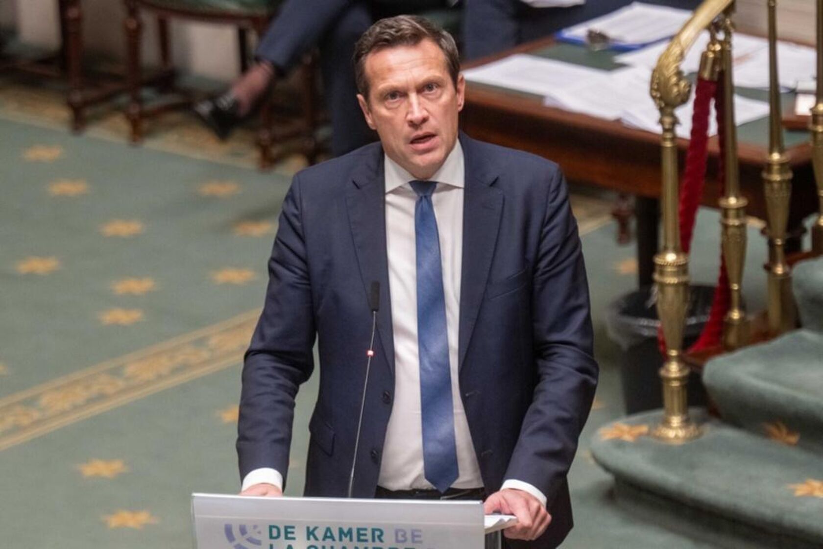 Gerry Van Loock neemt fakkel over van Alain Remue bij Cel Vermiste ...