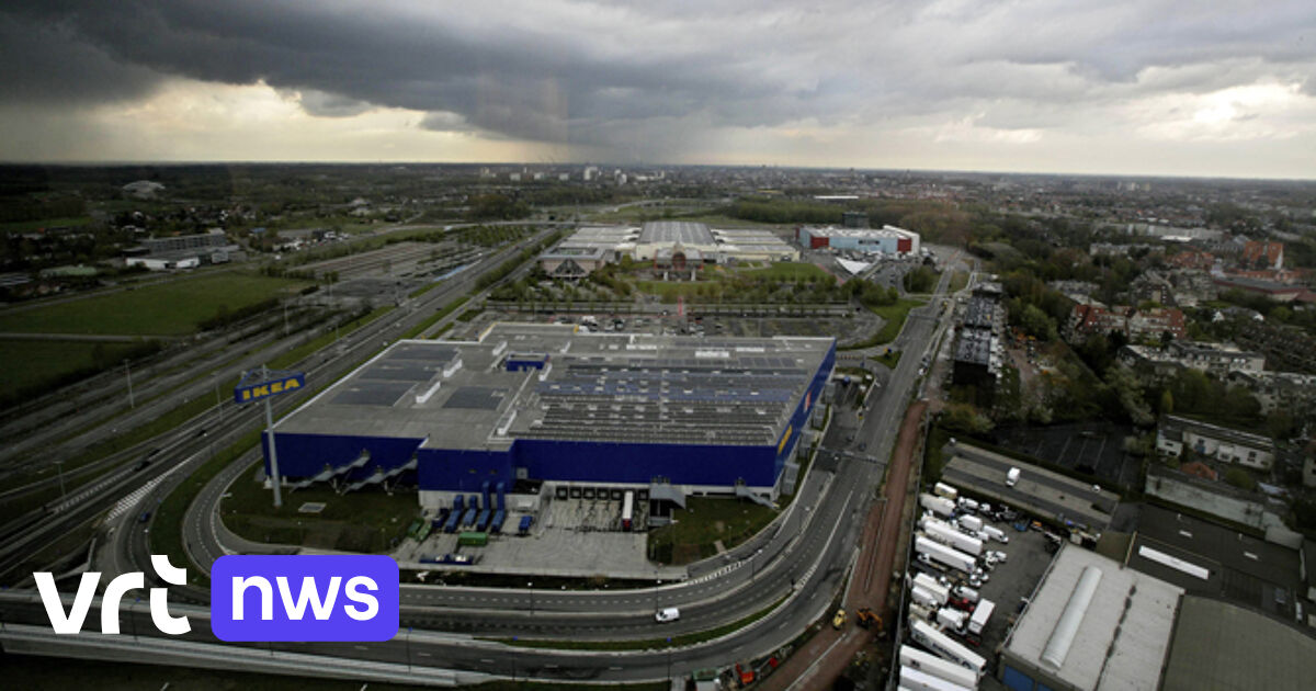 Extra parkeerplaatsen aan Flanders Expo tijdens Gentse Feesten | VRT ...